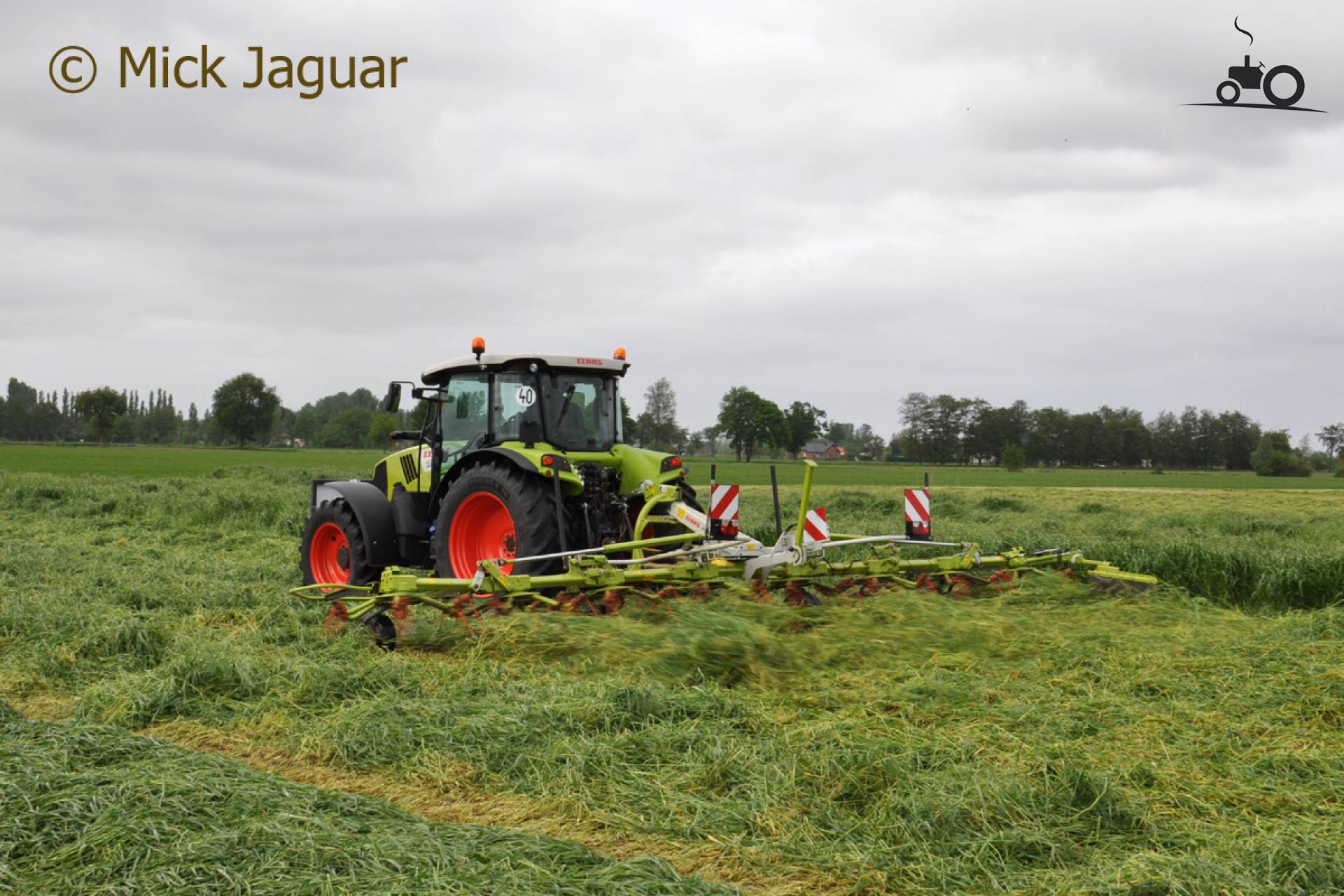 Foto Claas Arion 420 #968067