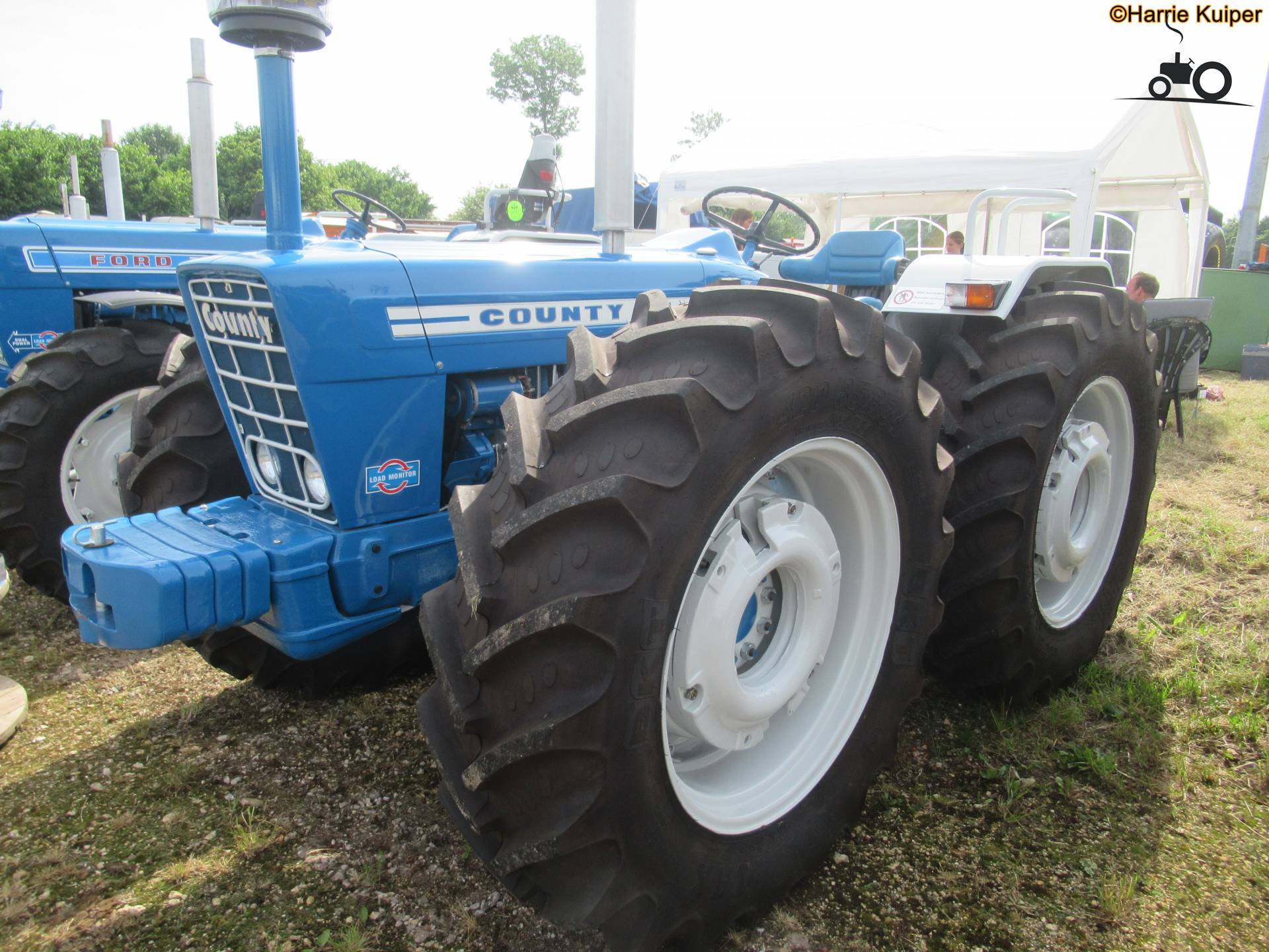 Foto County 944 #1623139