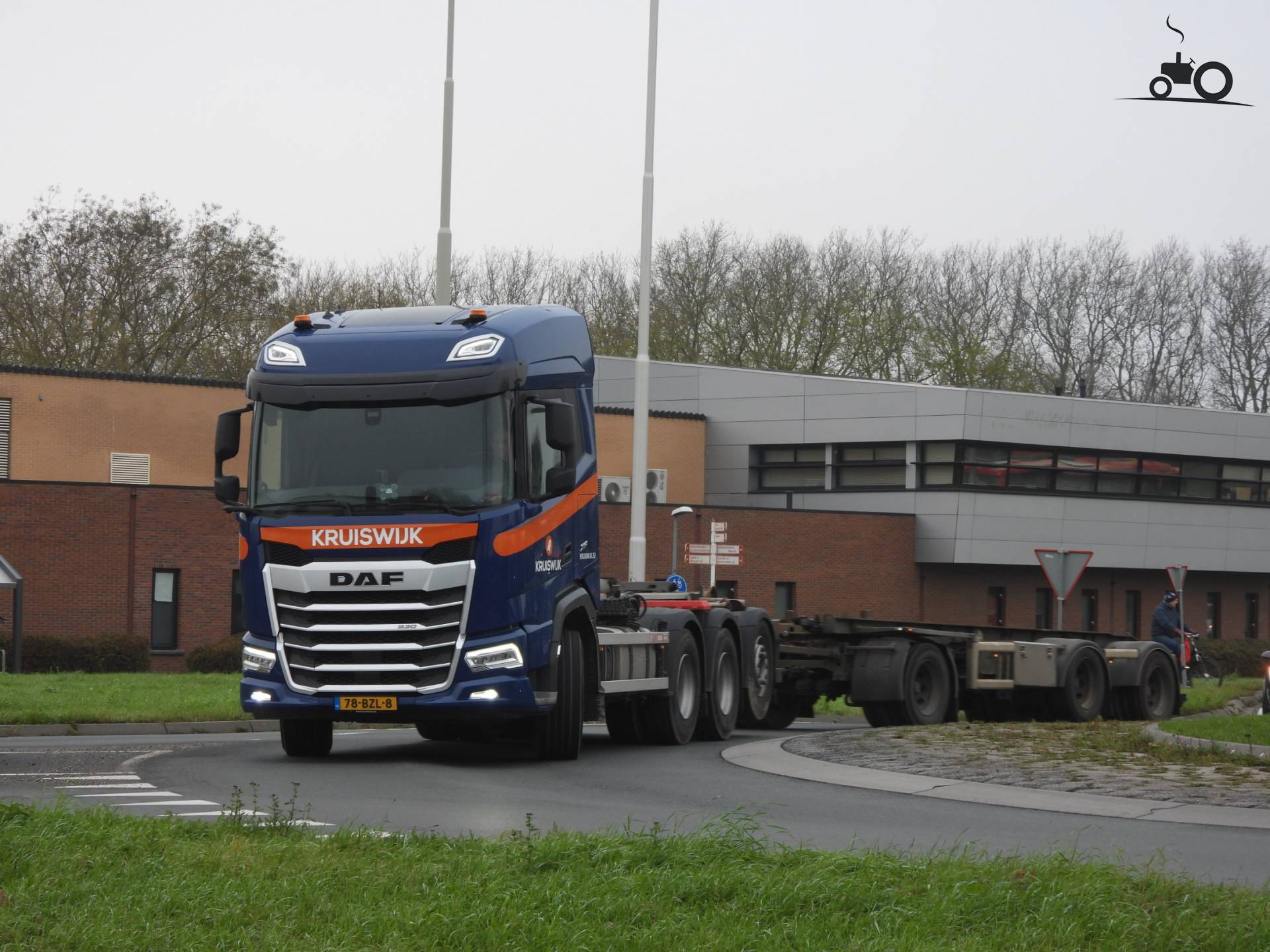 DAF XF 530 FAW van 2024 gezien onderweg bij Schoonhoven.