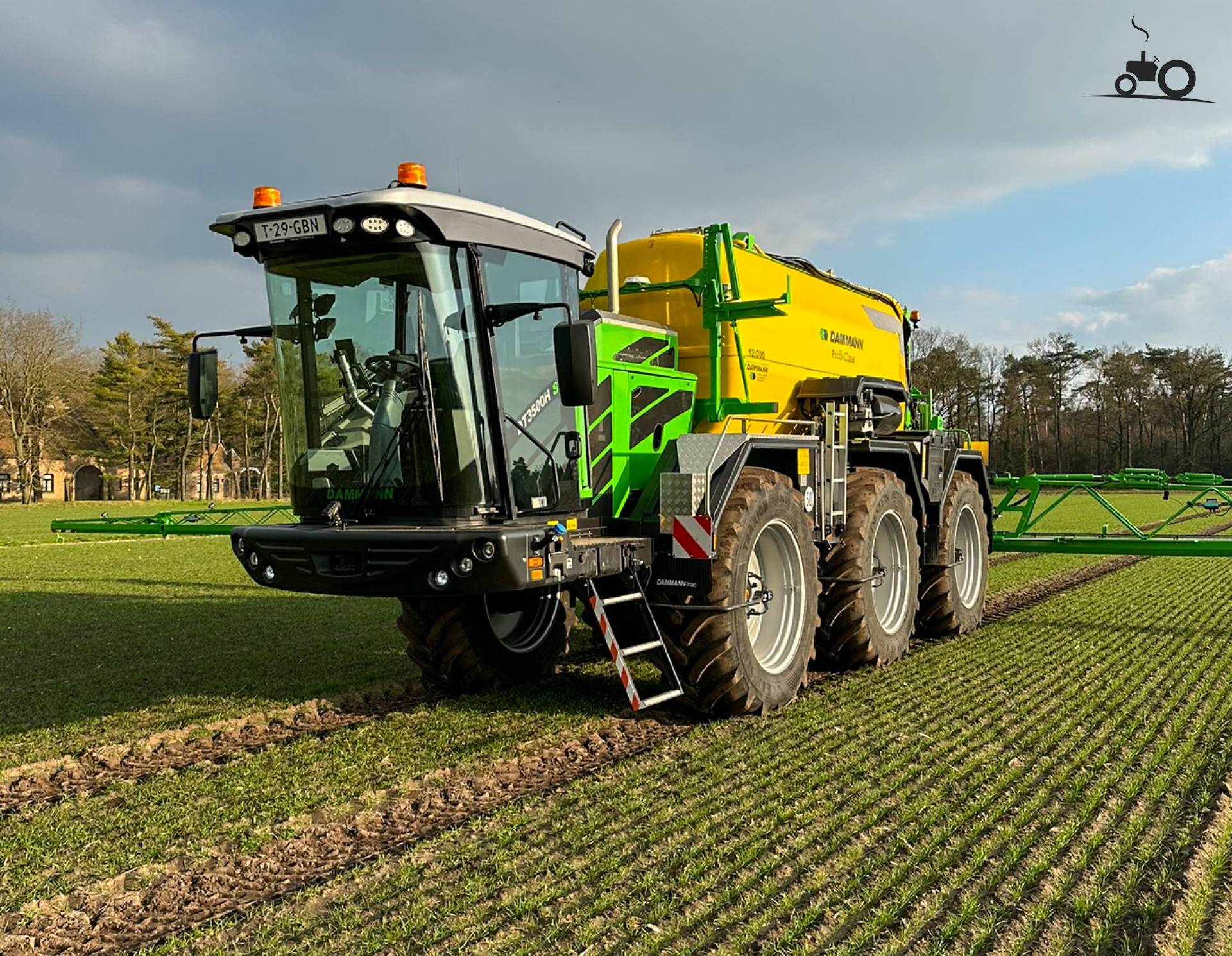 Foto Damman spuitmachine van Van Den Borne Aardappelen