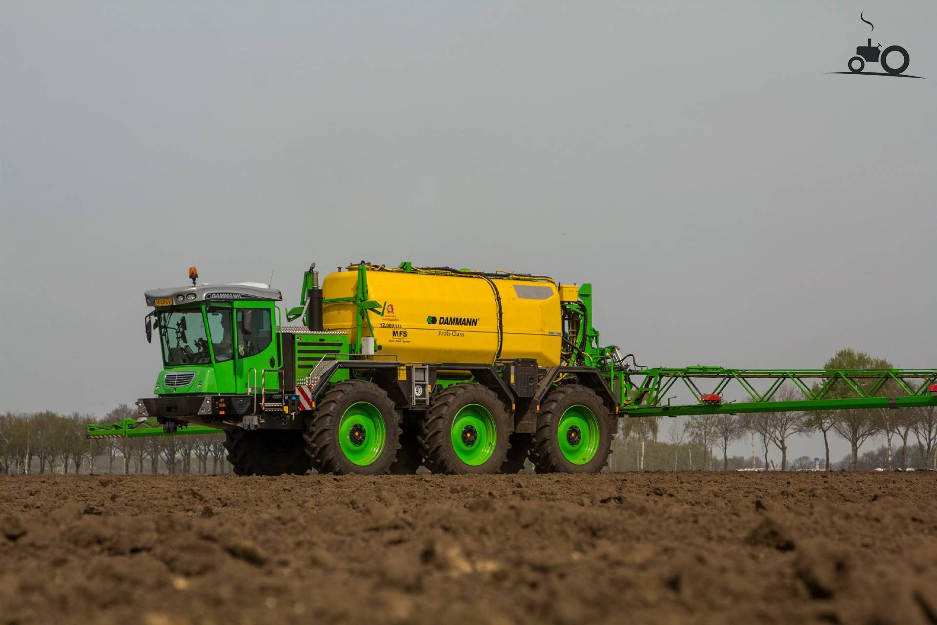 Foto Damman spuitmachine van Van Den Borne Aardappelen