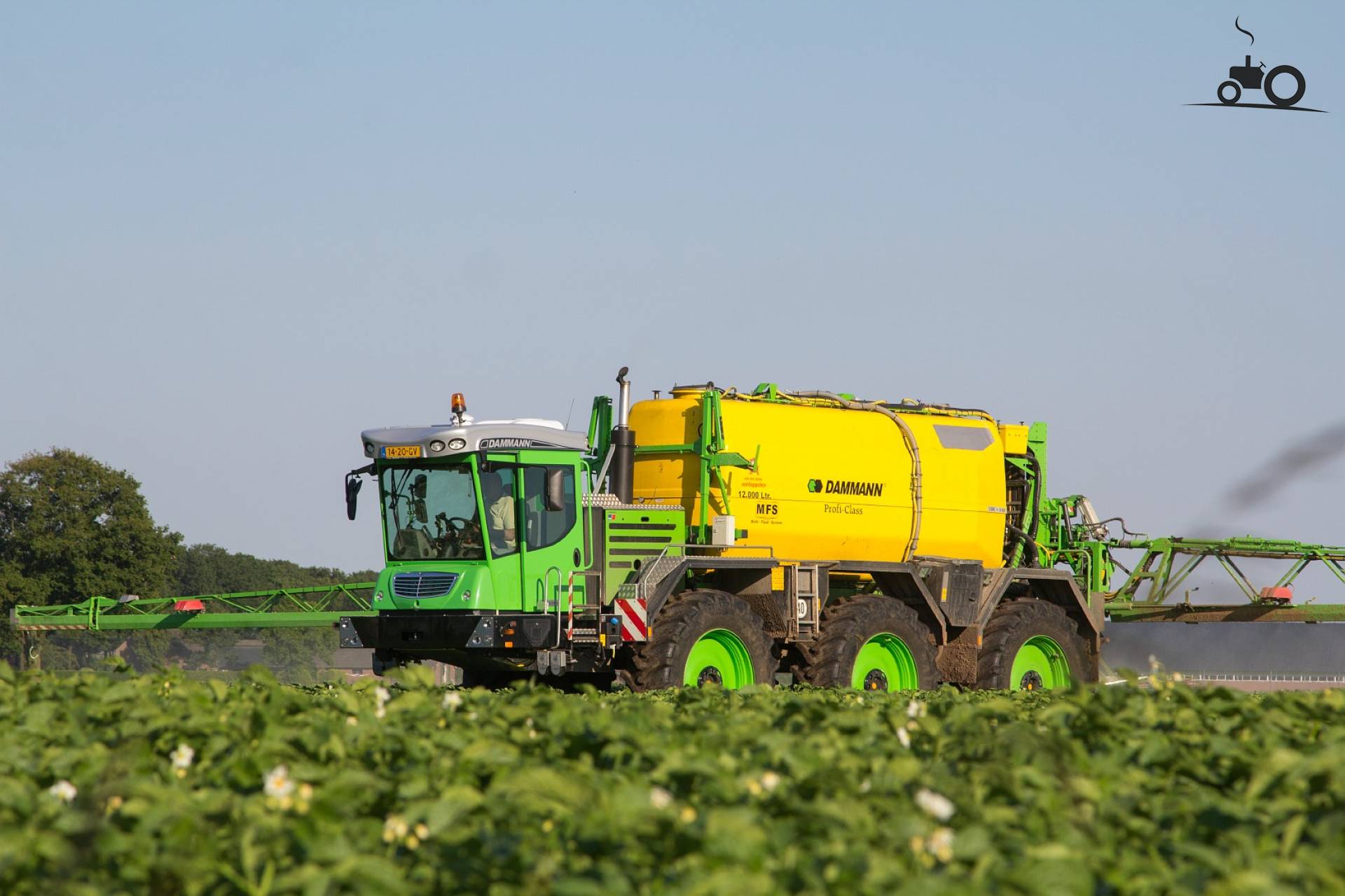 Foto Damman spuitmachine van Van Den Borne Aardappelen