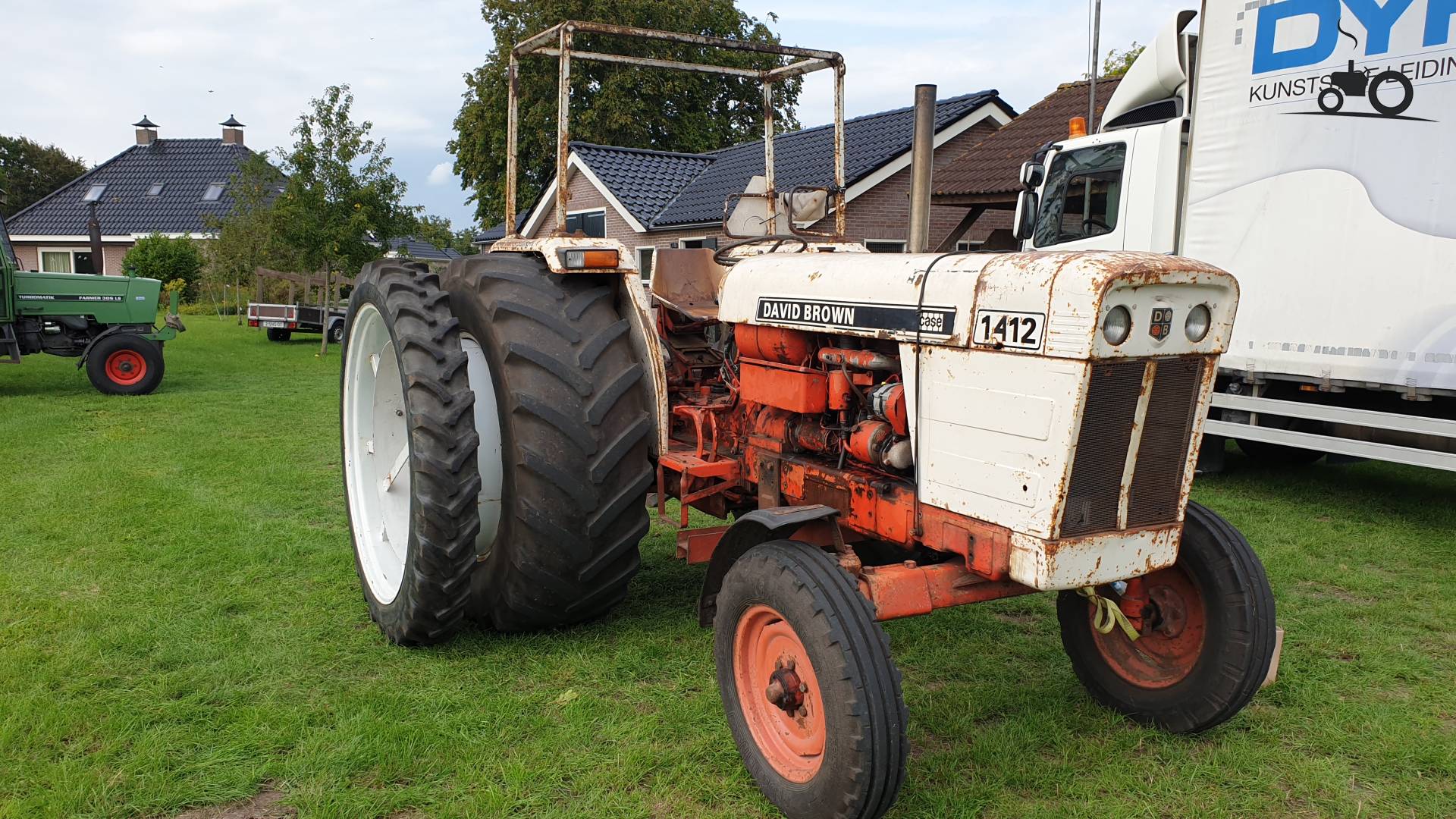 Foto David Brown 1412 #1364092