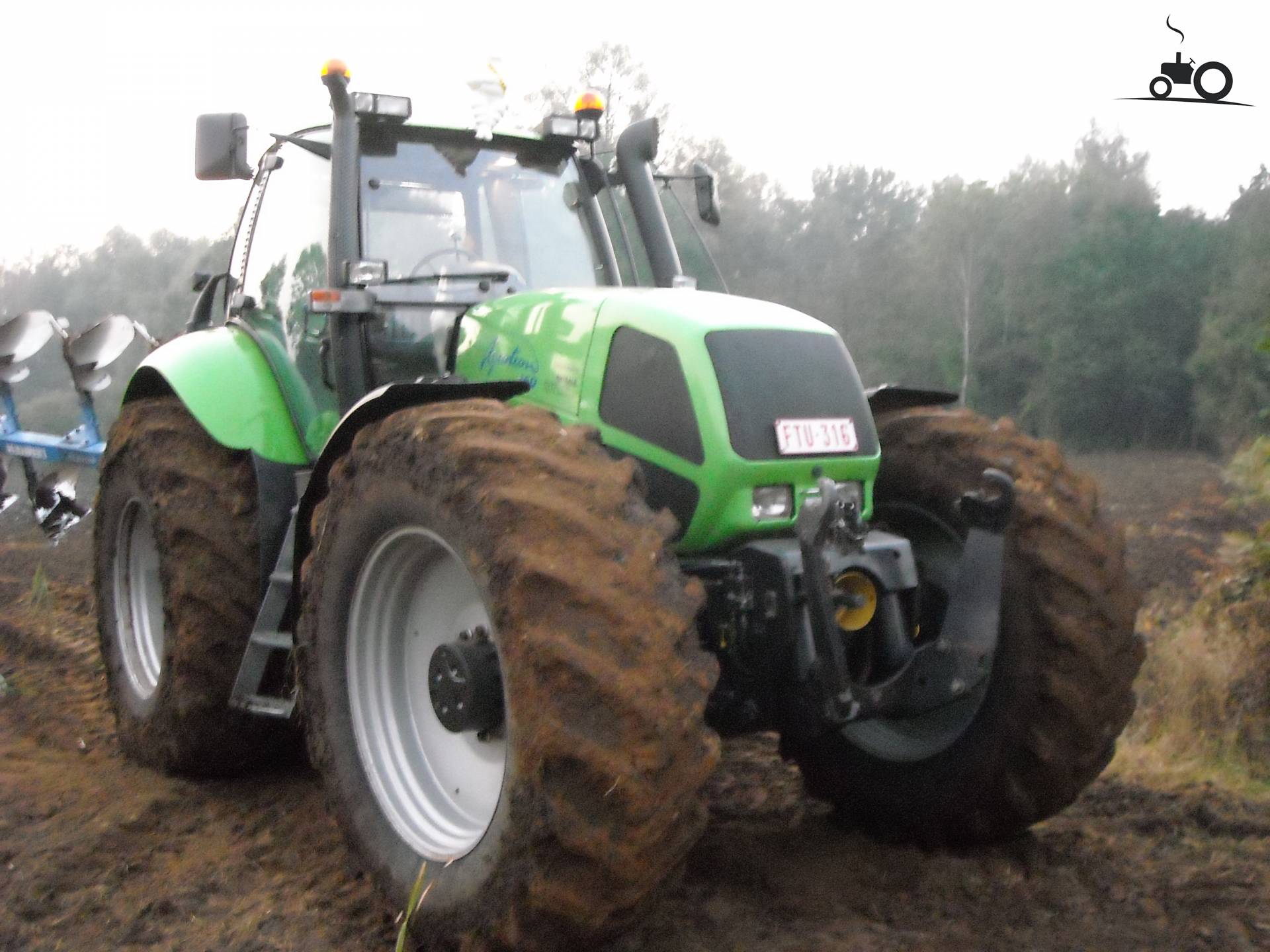Vastgereden - Deutz-Fahr Agrotron 260