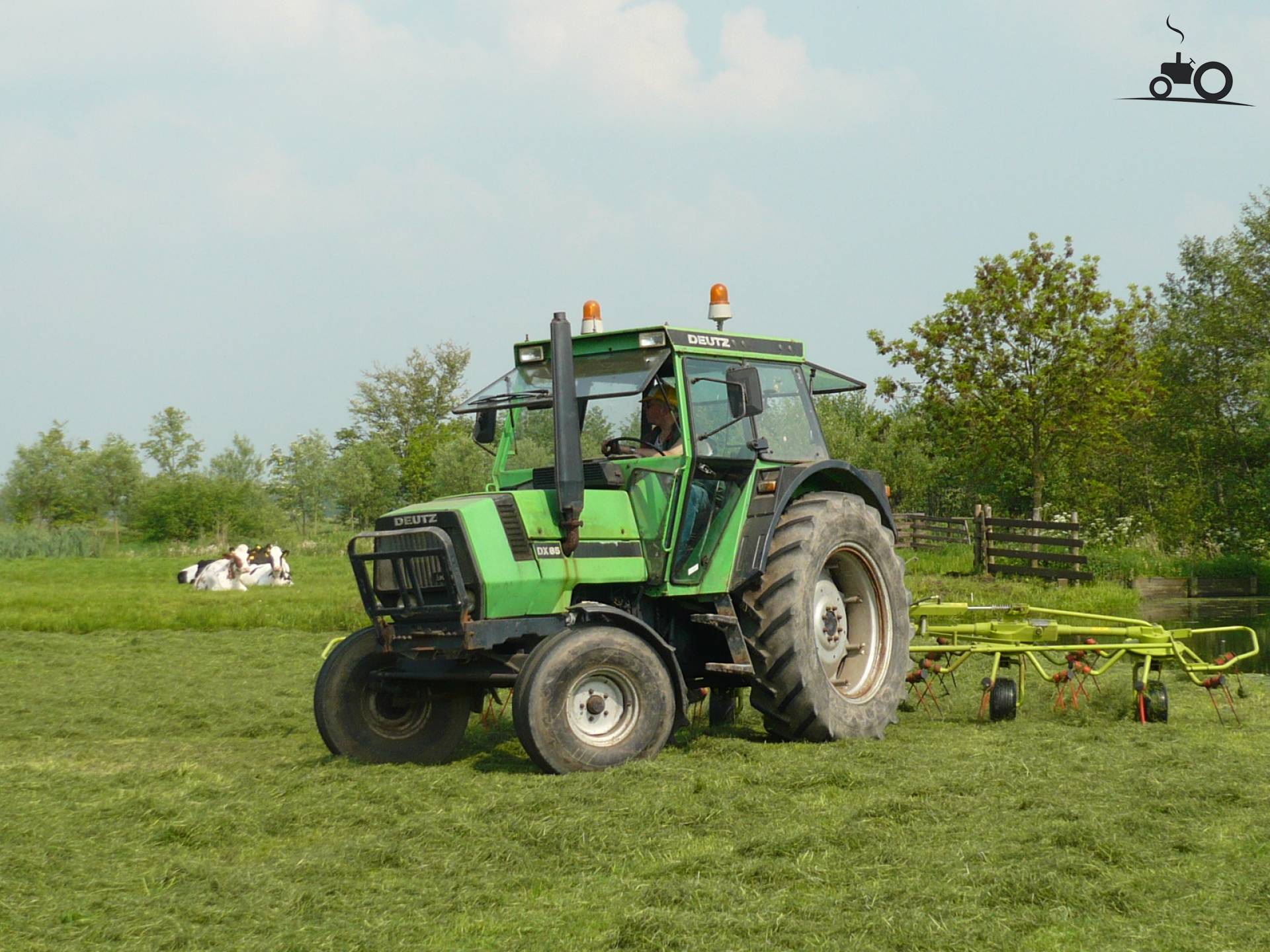Foto Deutz-Fahr DX 85 #231692