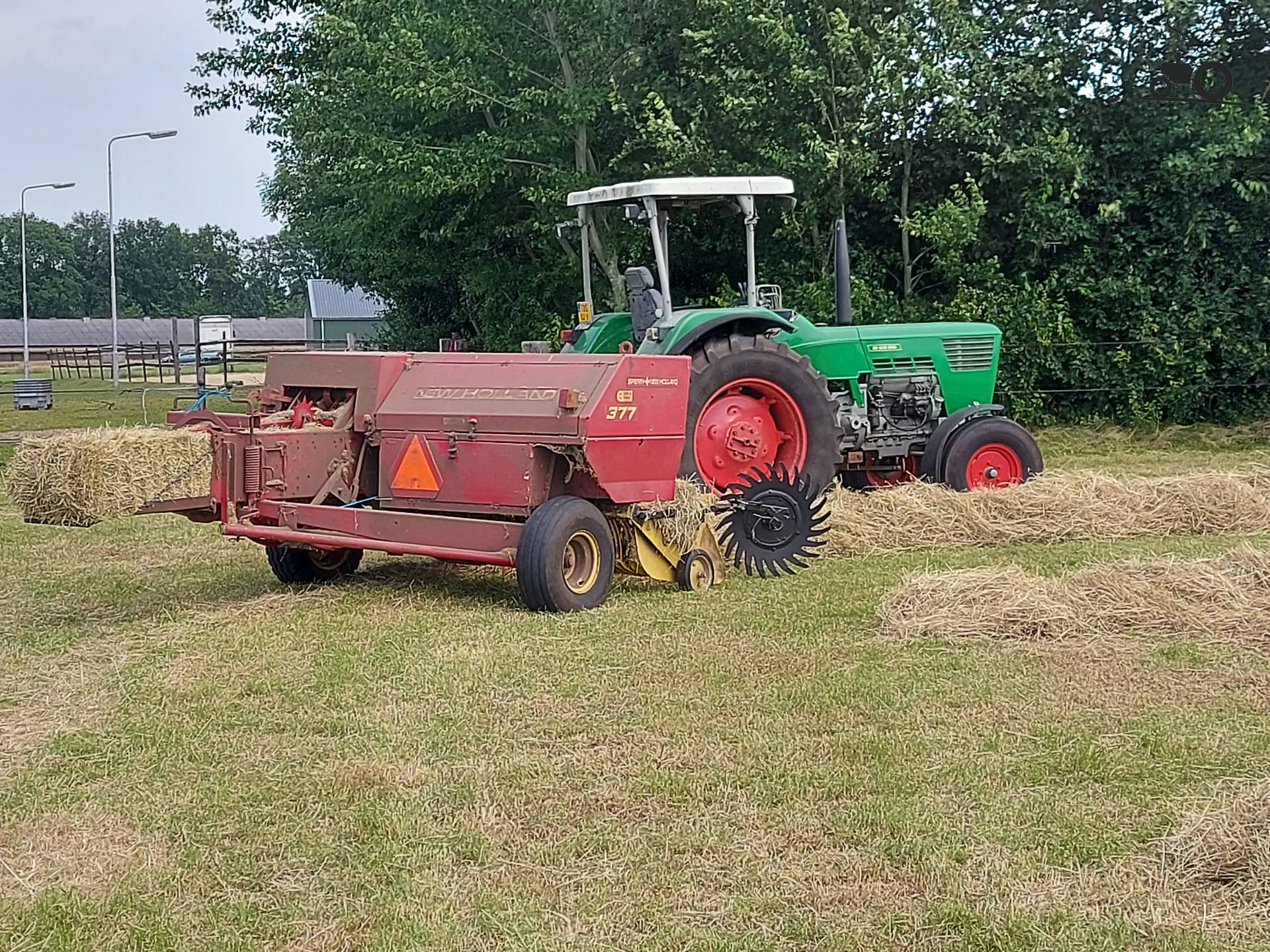 Deutz D6006 met New holland 377 pers