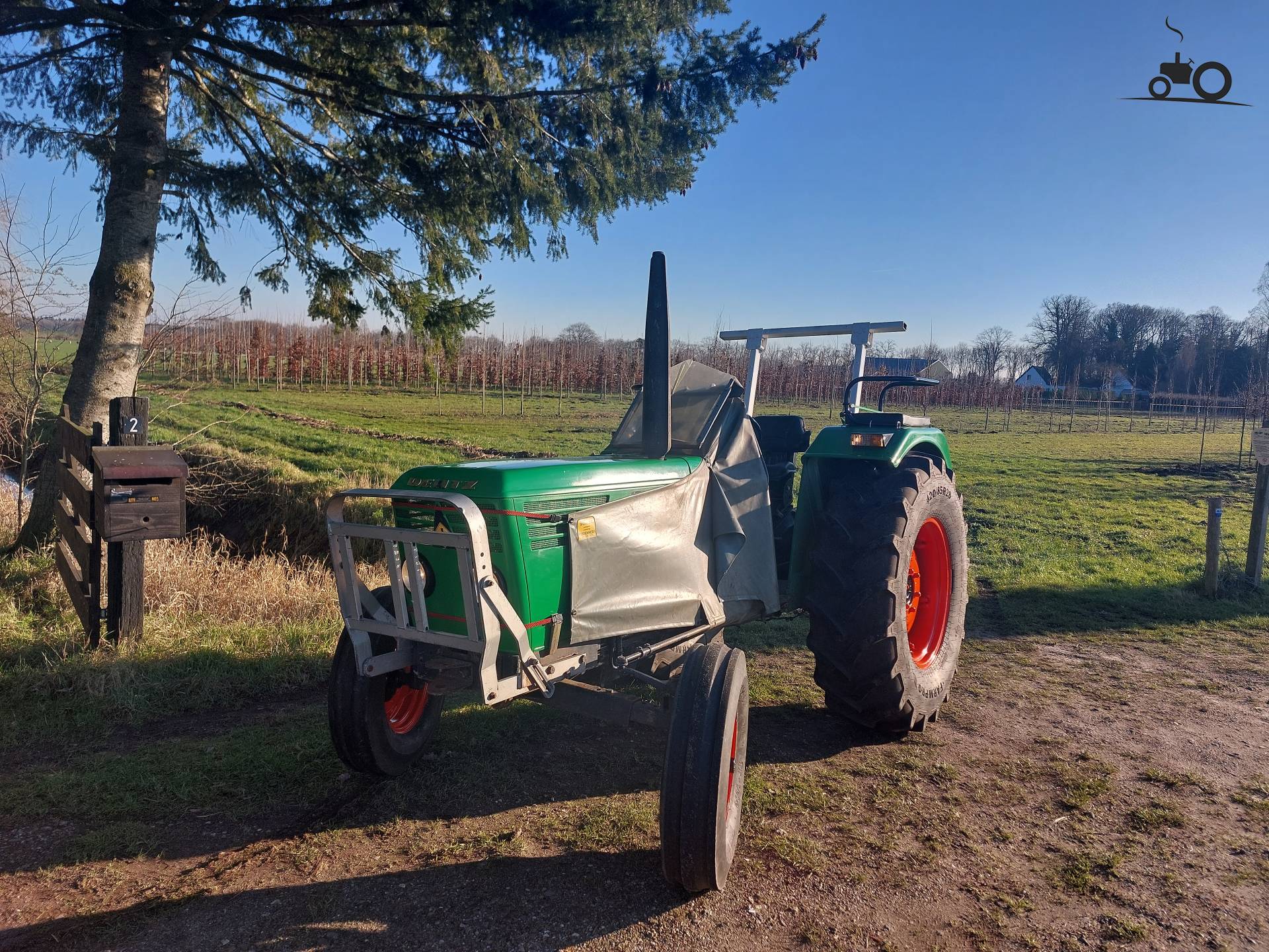 Deutz D5006 aan 't poseren