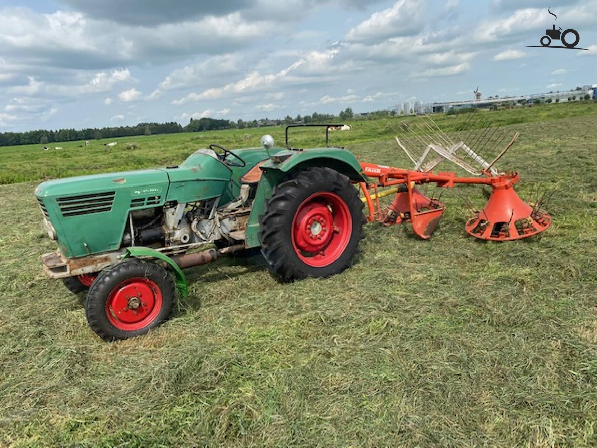 Deutz 2506 met Fahr KU25 schudder.