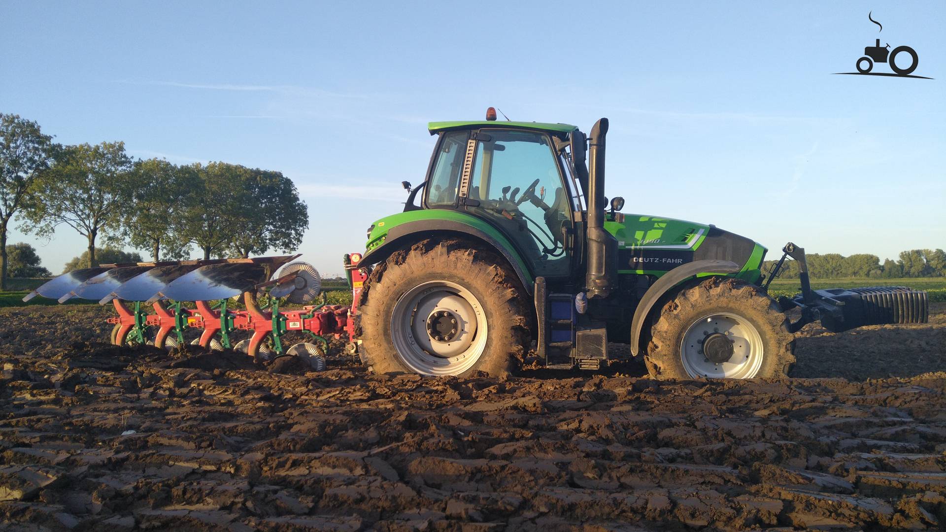 Ploegen met Deutz-fahr agrotron 6190