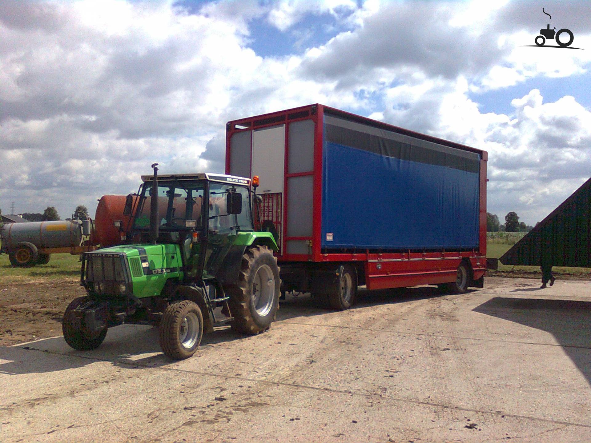 Foto Deutz-Fahr DX 3.30 #385218