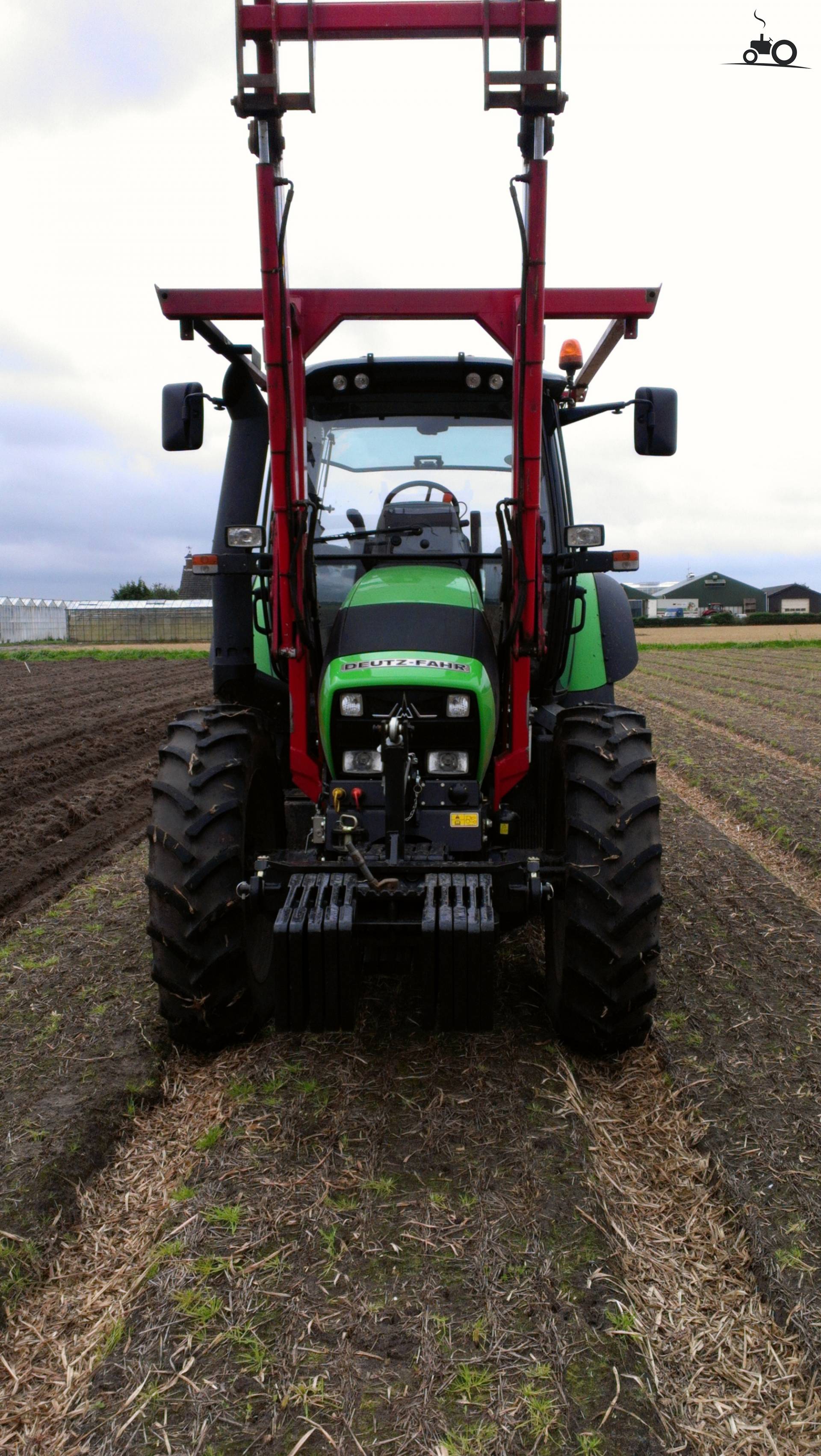 Foto Deutz-Fahr Agrotron TTV 420 van Loonbedrijf K.j.e Vd Slot