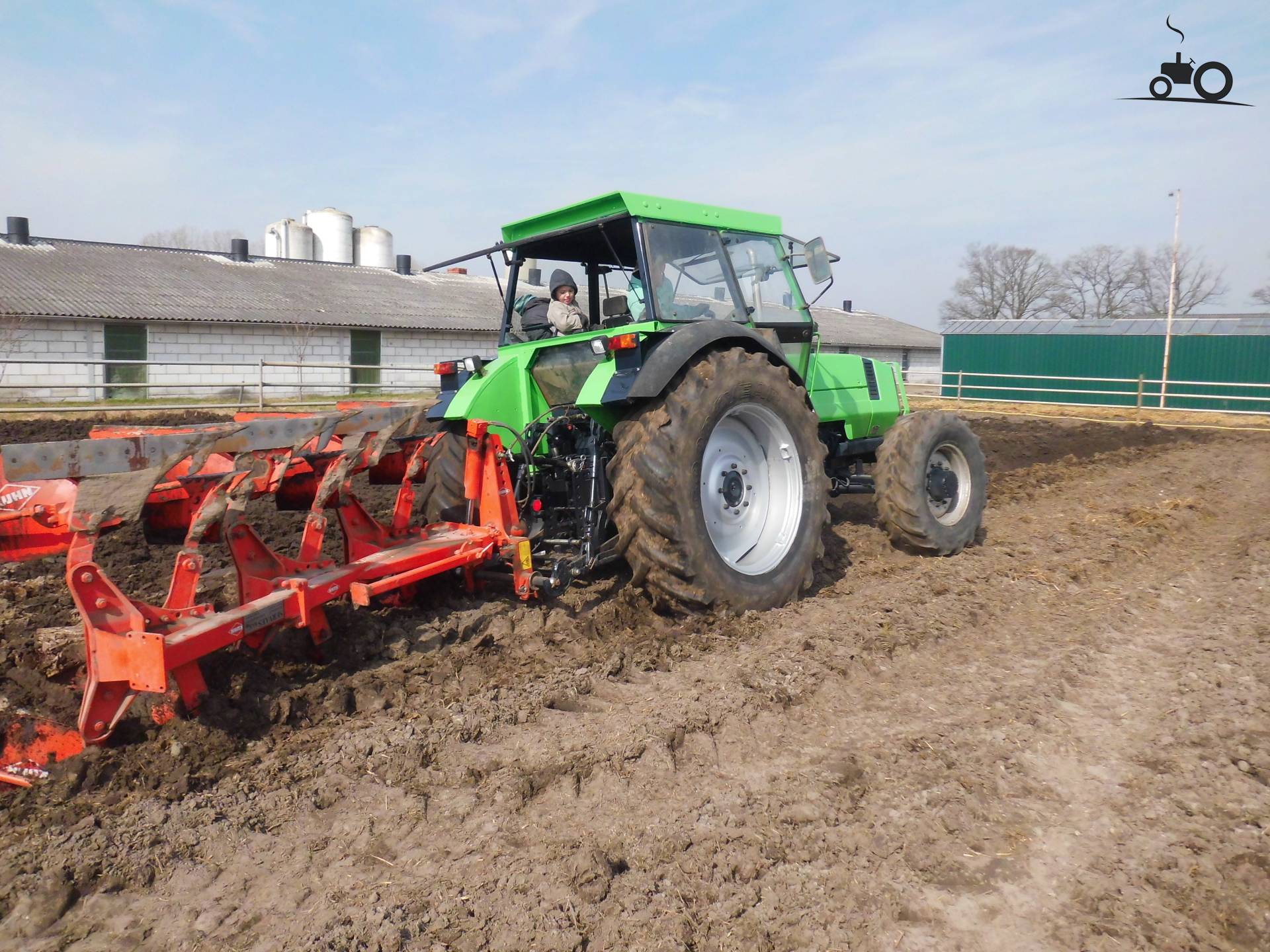 Foto Deutz-Fahr DX 120 #746800