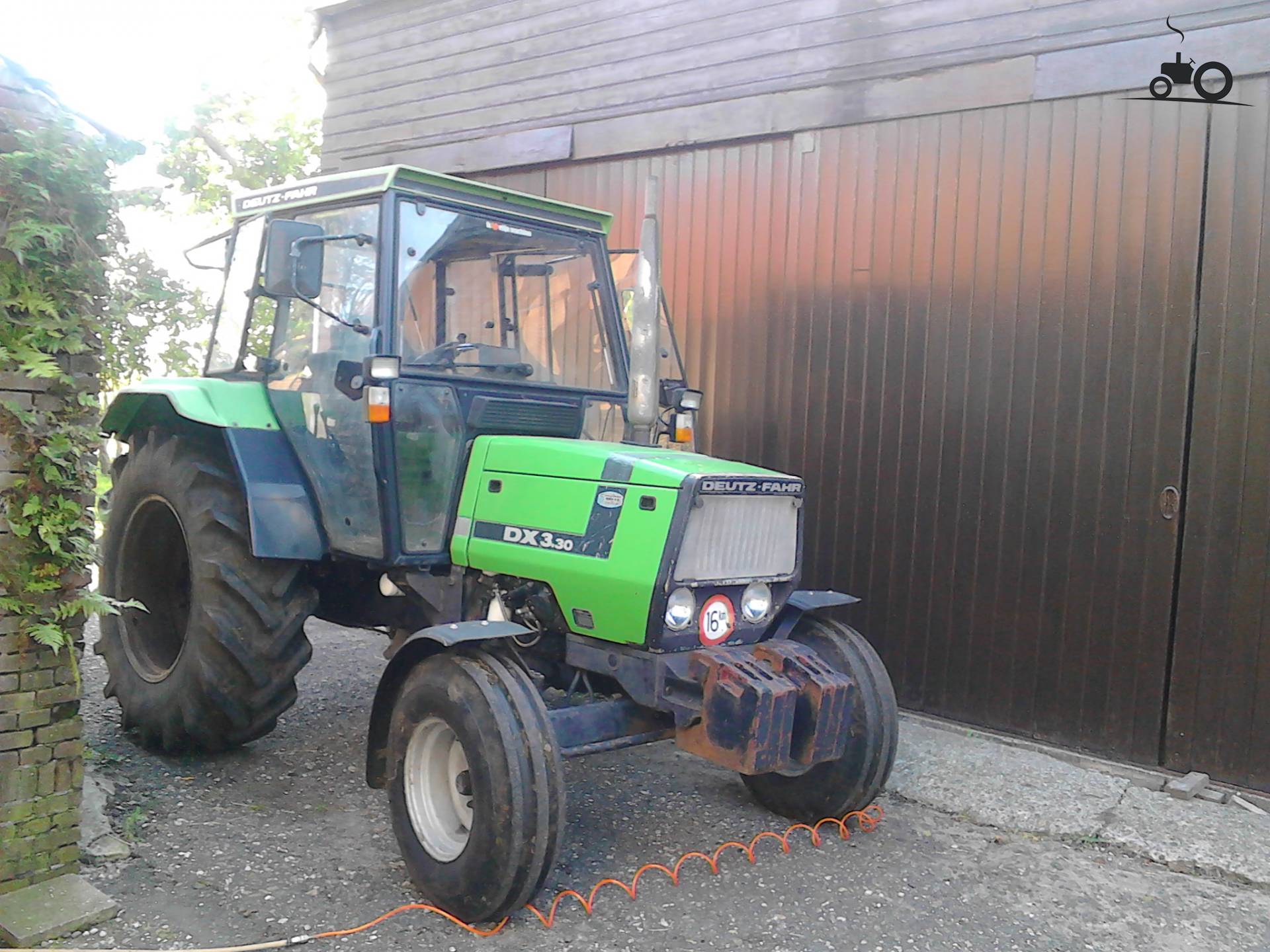 Foto Deutz-Fahr DX 3.30 #896246
