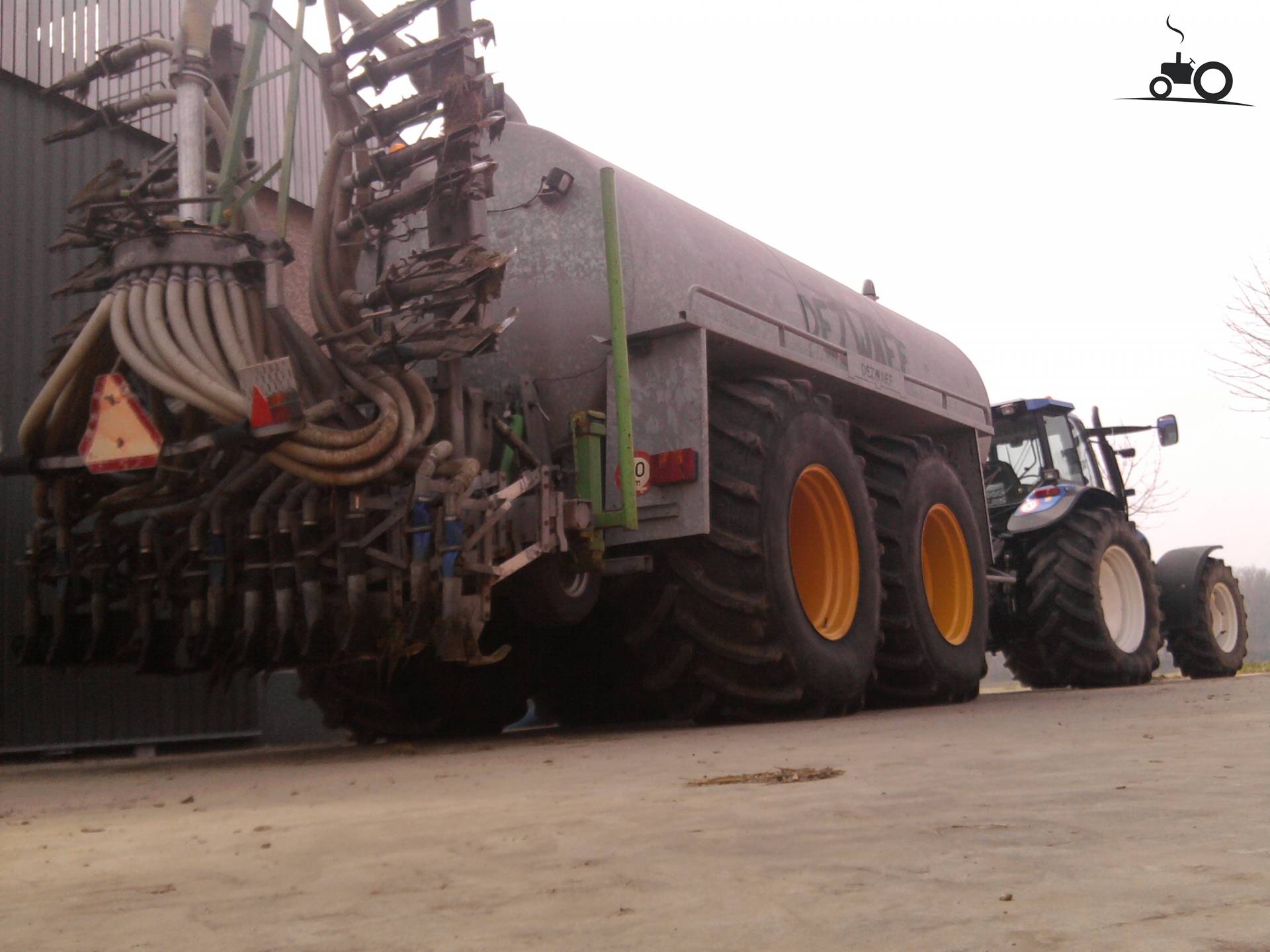 Foto Dezwaef Mesttank #603726