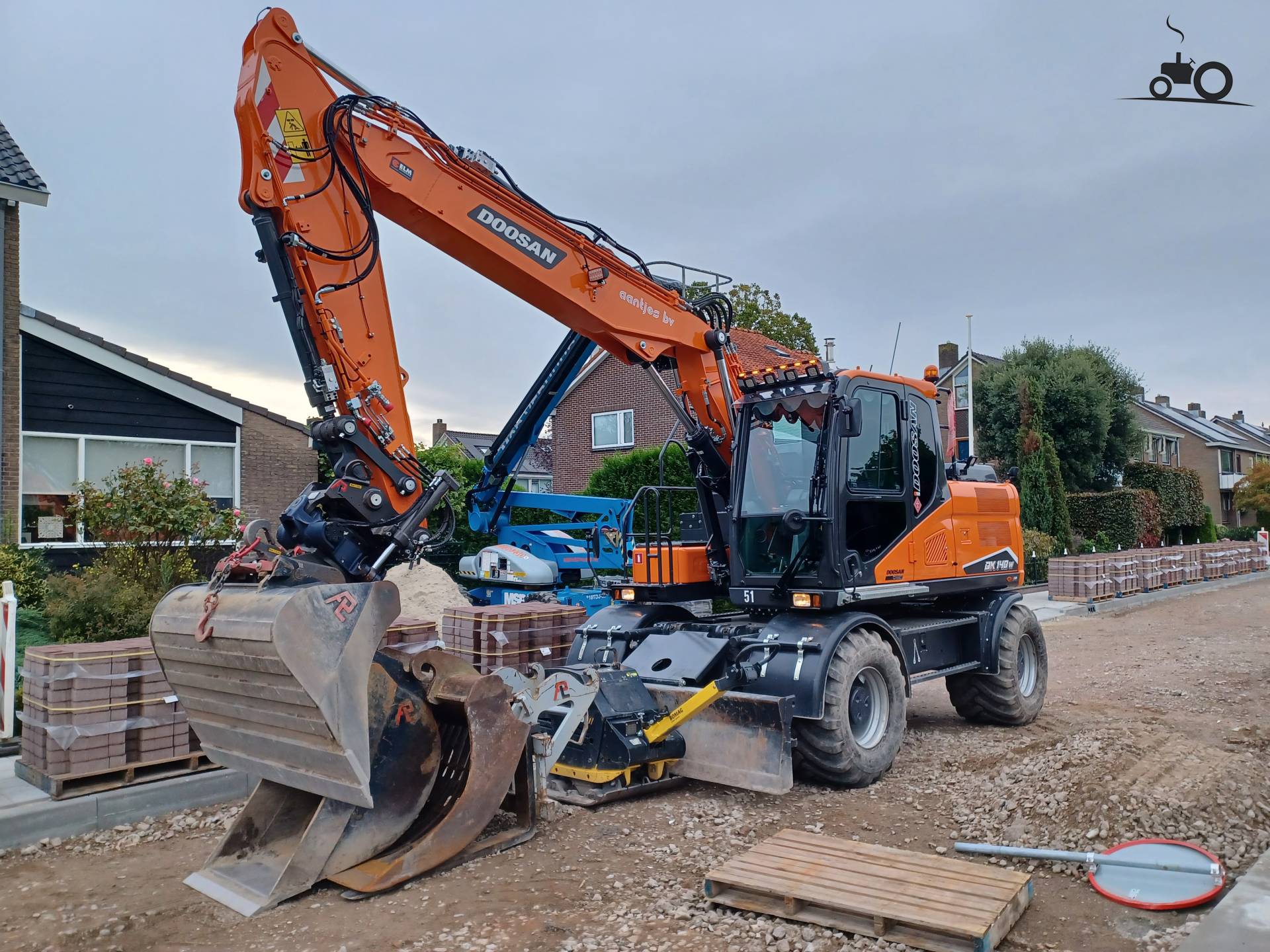Foto Doosan DX140W #1535991