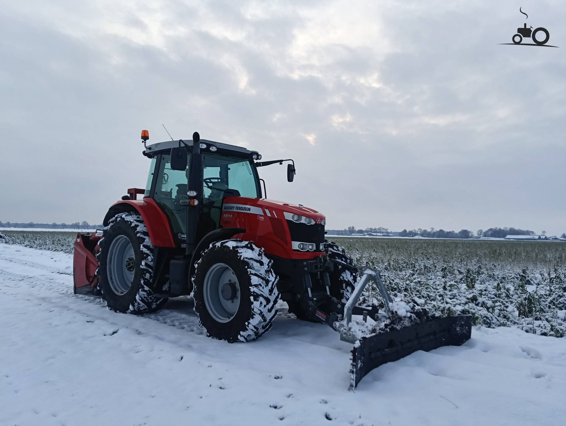 Sneeuwpret en ploeterwerk met de Massey Ferguson 6614