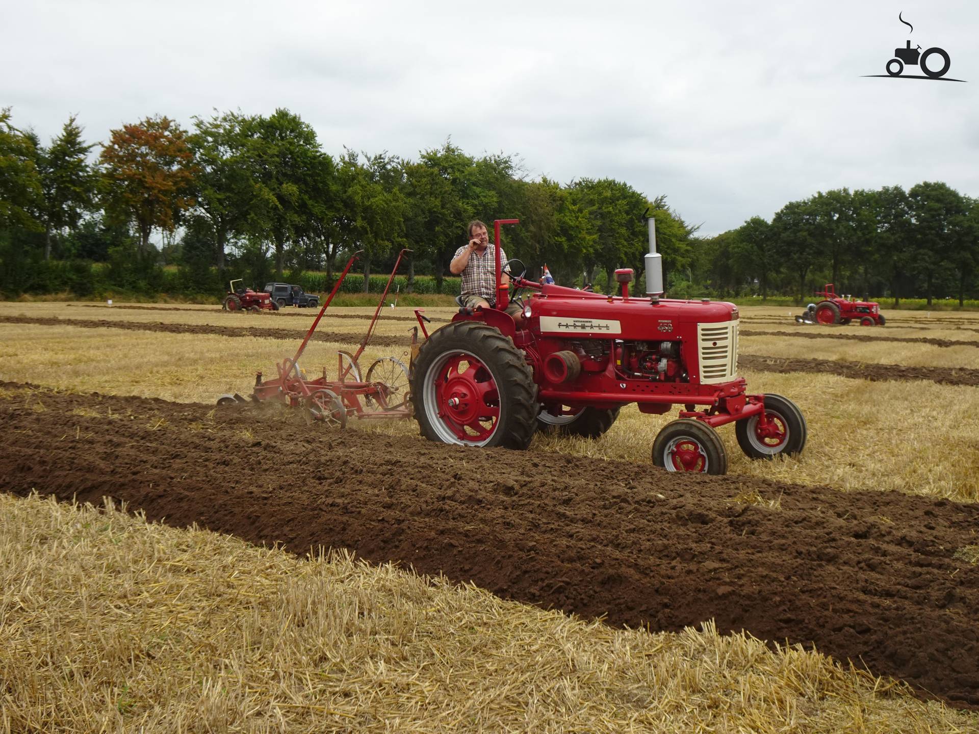 Farmall 450 - Laatste Updates, Foto's & Video's