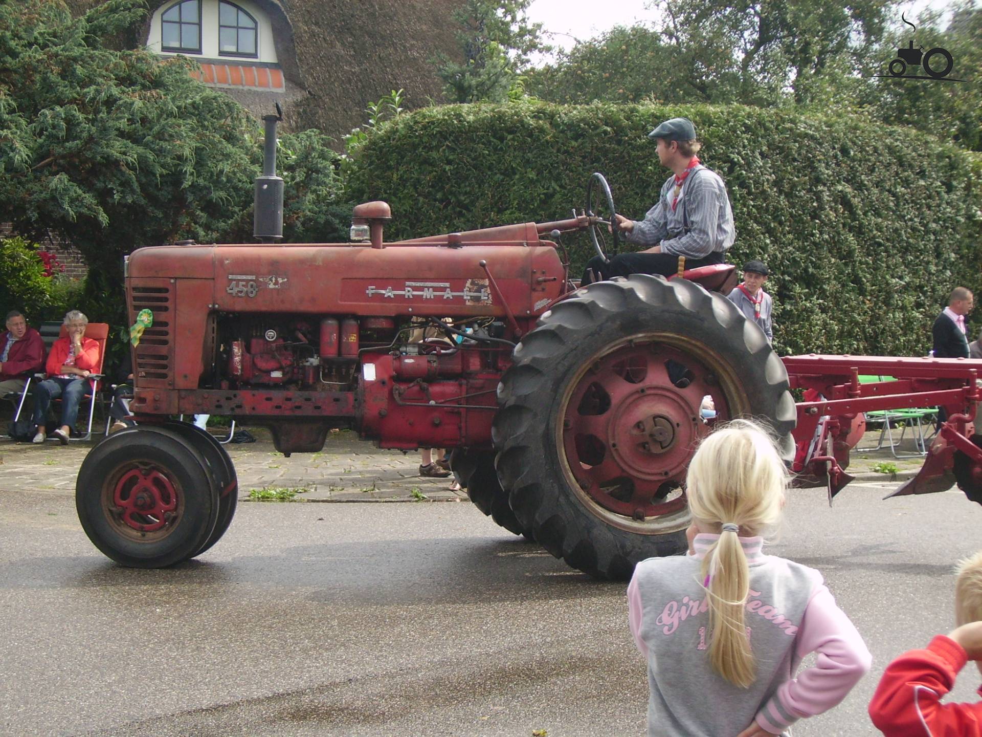 Farmall 450 - Laatste Updates, Foto's & Video's
