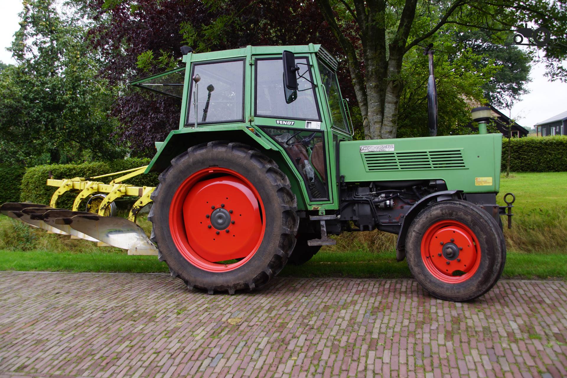 Foto Fendt 105 S #1313119
