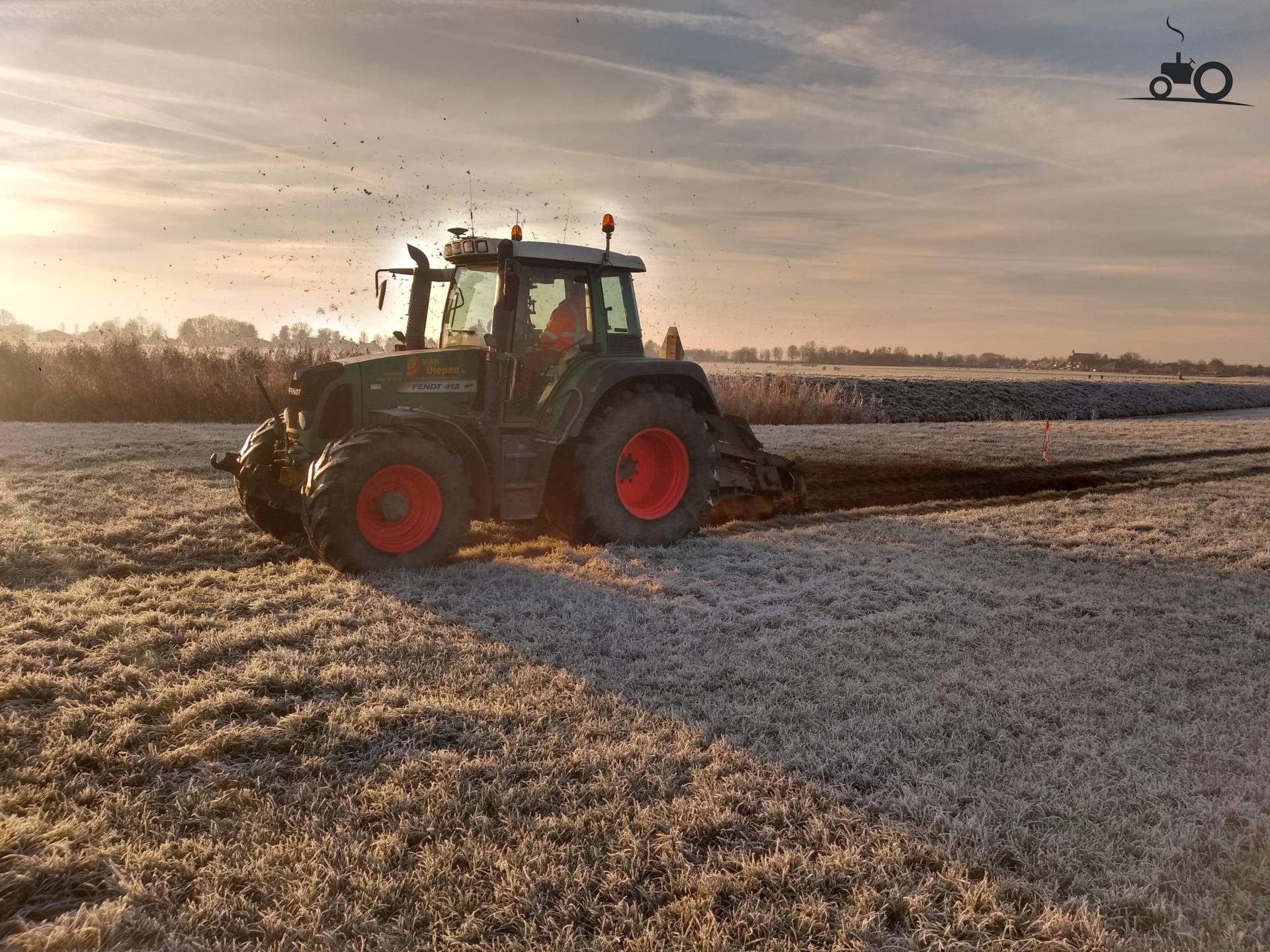 Foto Fendt 415 van Loonbedrijf van Diepen
