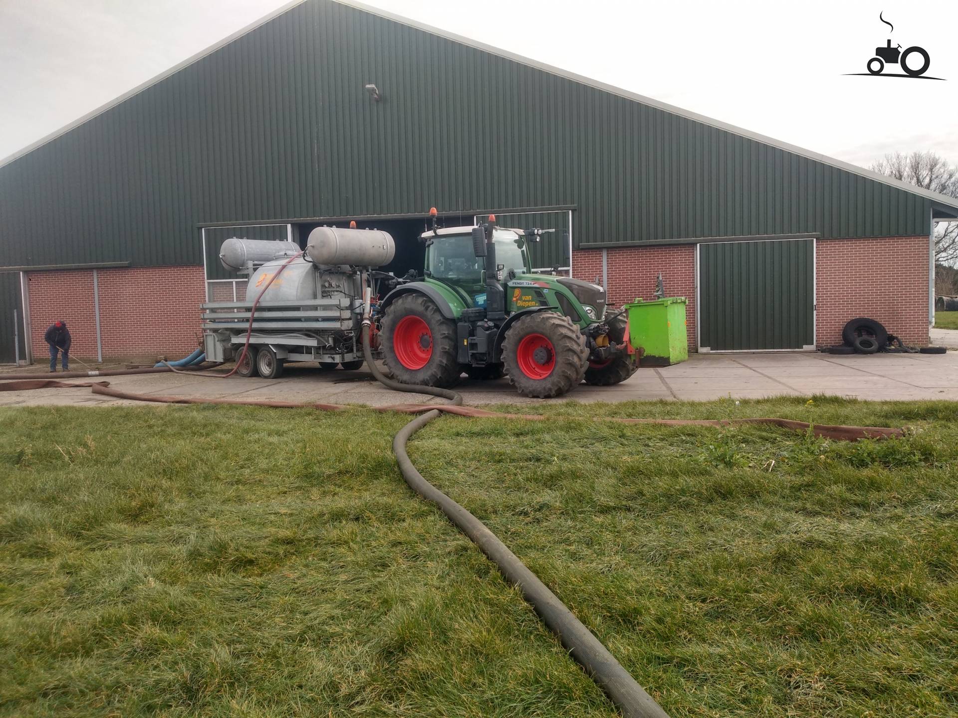 Foto Fendt 724 van Loonbedrijf van Diepen