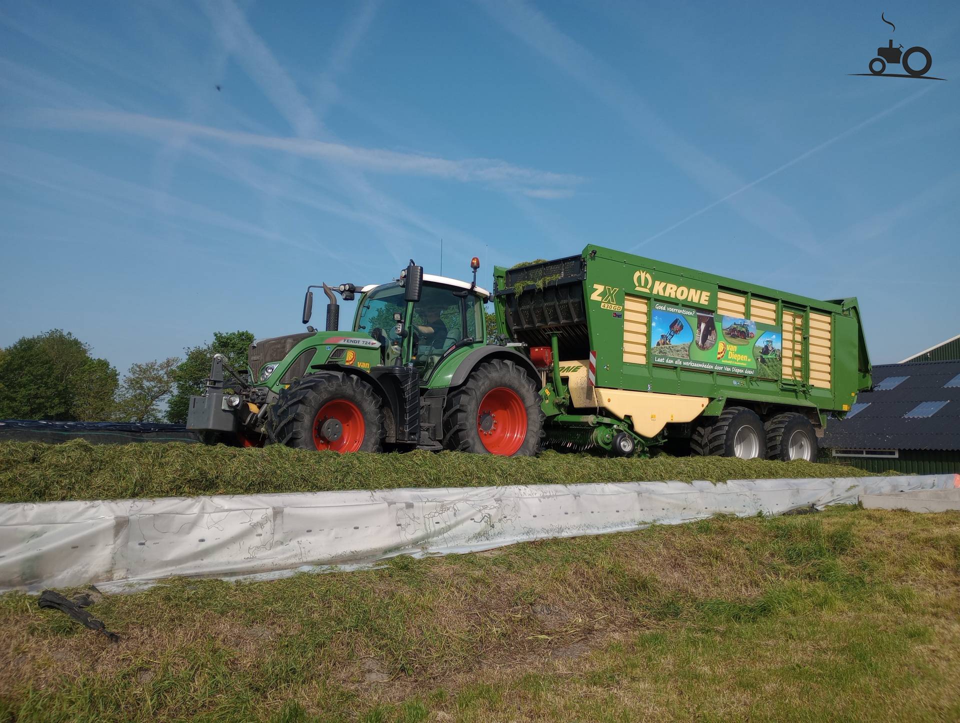 Foto Fendt 724 van Loonbedrijf van Diepen