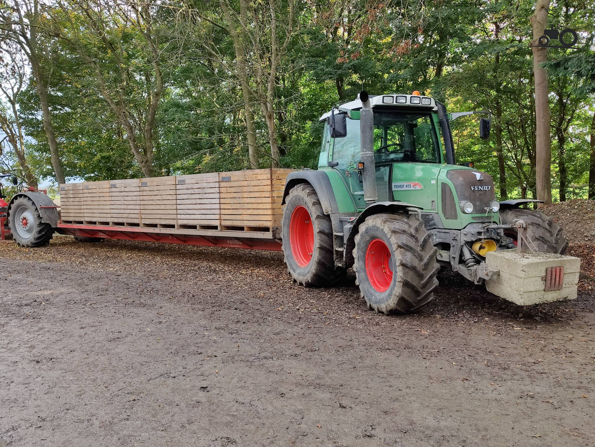 Fendt 413 met wortelkar