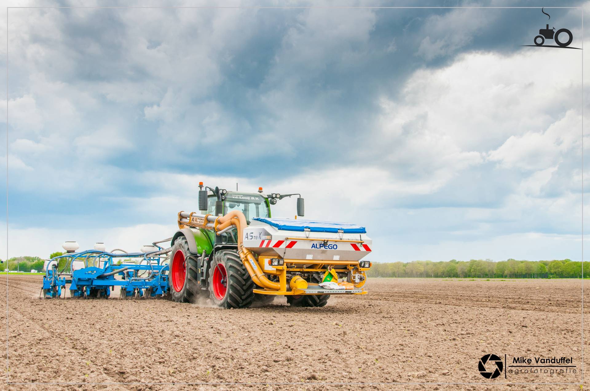 Foto Fendt 724 van Loonbedrijf Van der Looy