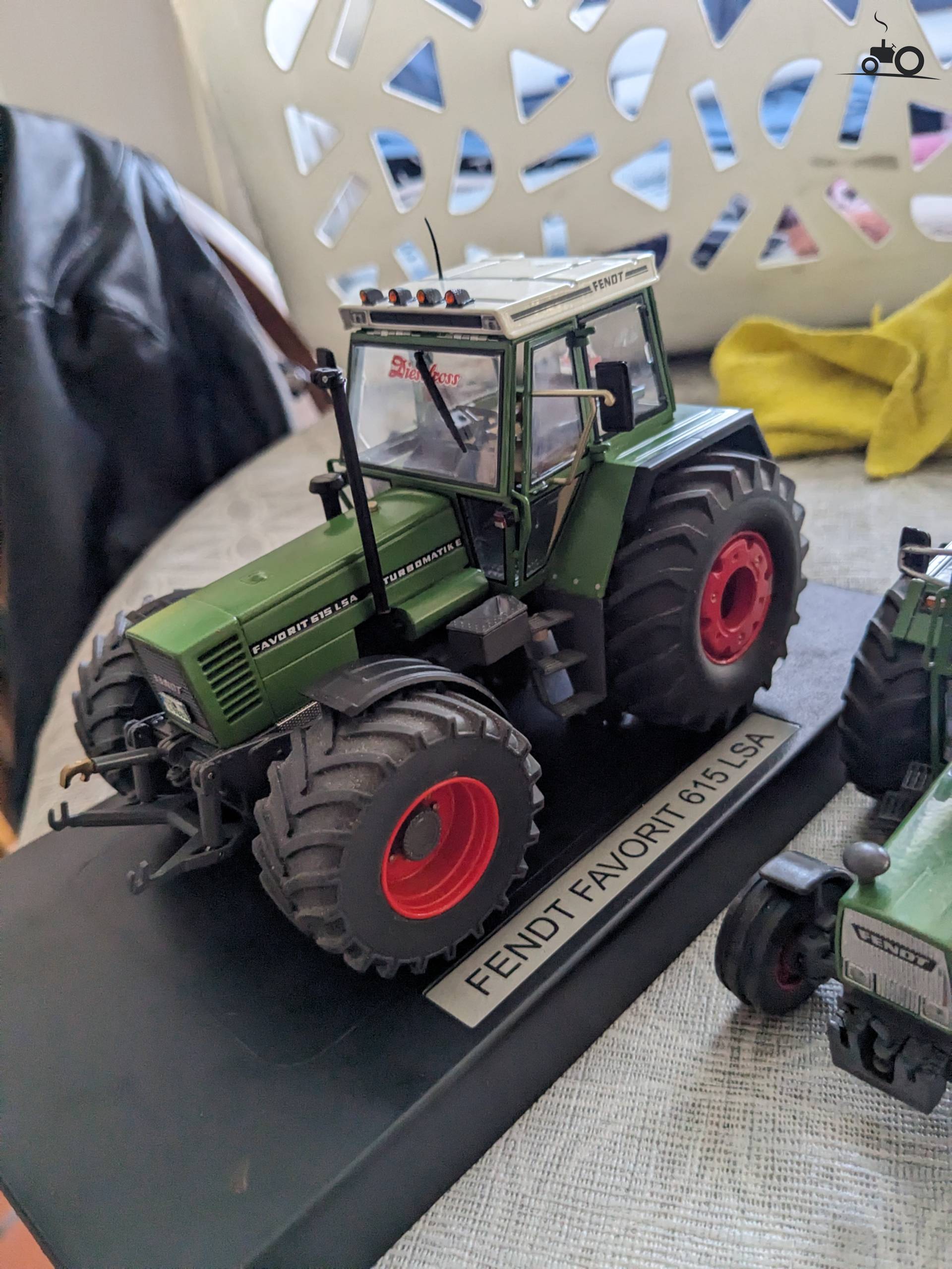 Foto Fendt 615 #1527960