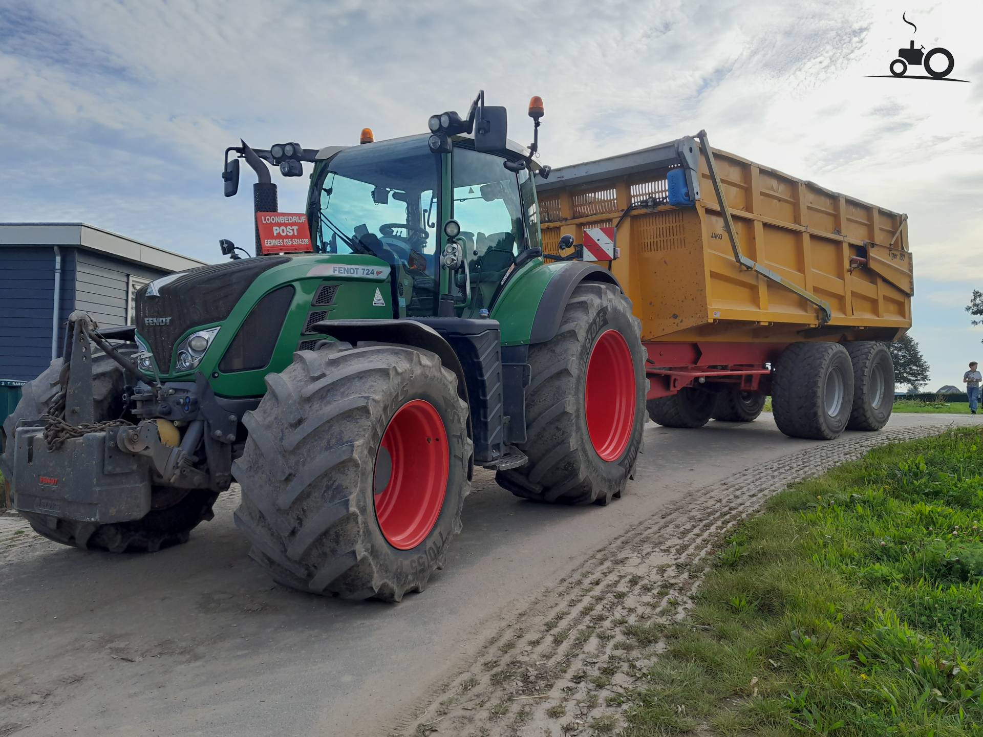 Foto Fendt 724 van Loonbedrijf Post