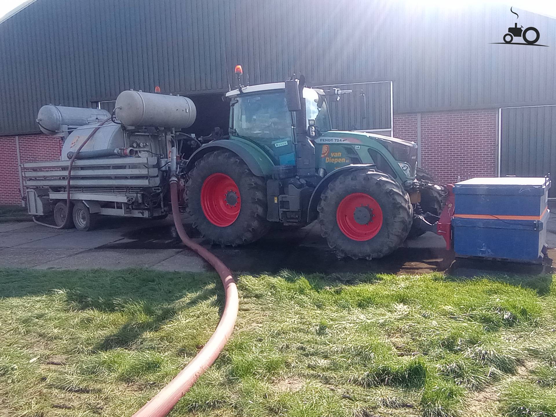 Foto Fendt 724 van Loonbedrijf van Diepen