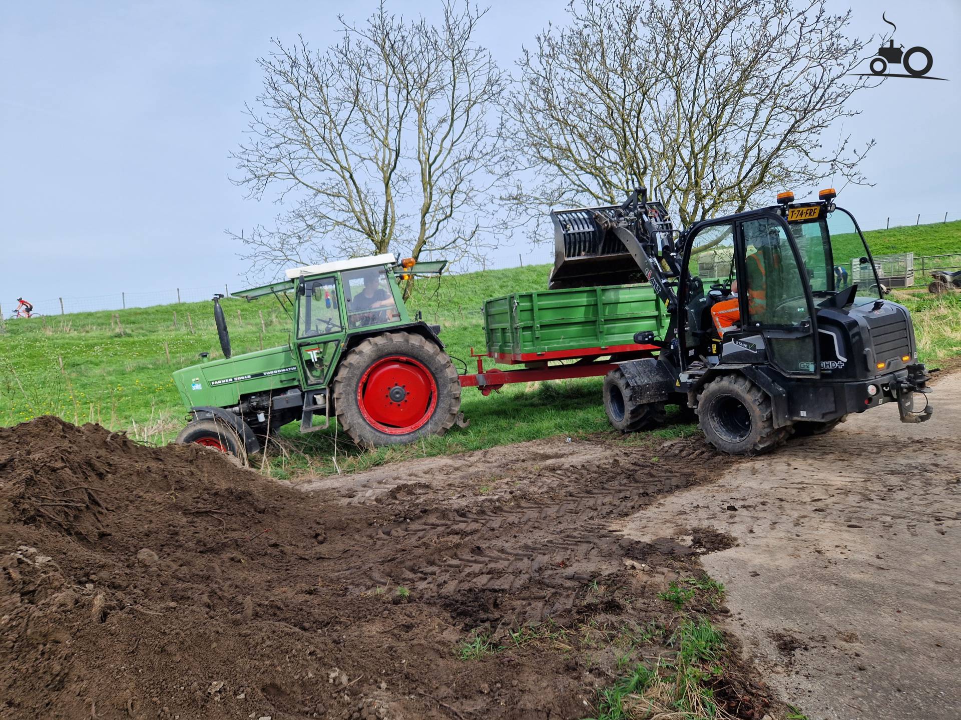 Fendt 305 LS turbomatic en giant minishovel
