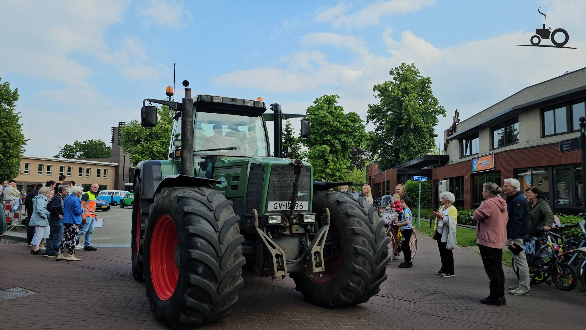 Foto Fendt 924 van Transport- en Loonbedrijf W. Houbraken B.V ...