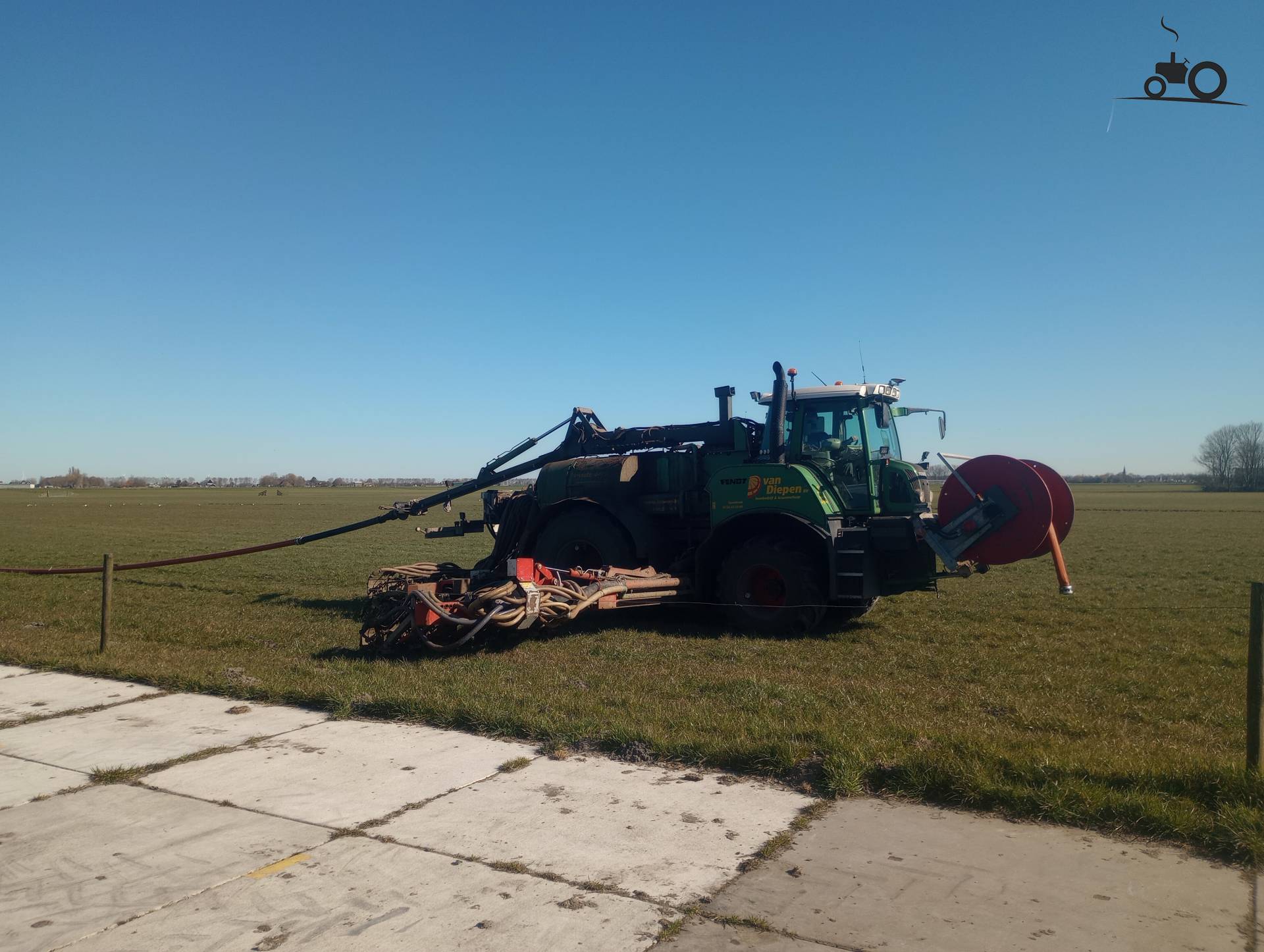 Foto Fendt 716 van Loonbedrijf van Diepen