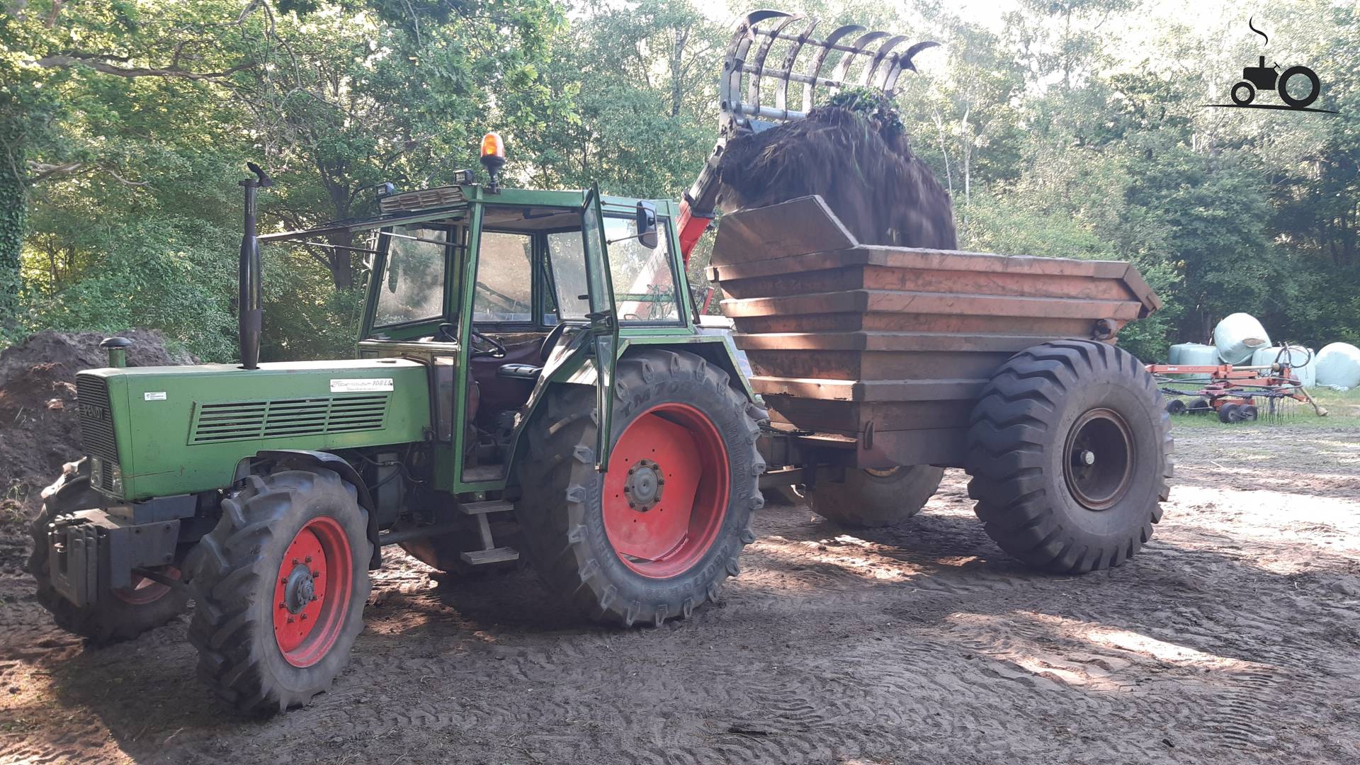 Fendt 108 ls met Dumper