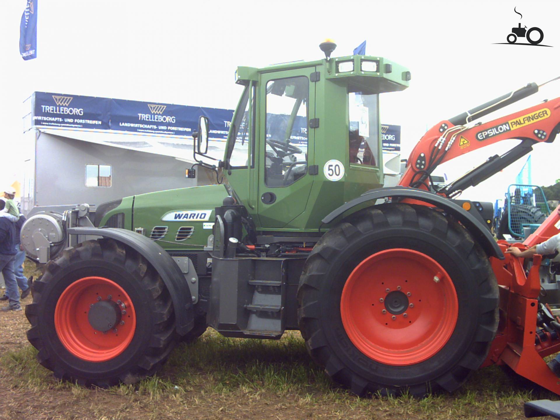 WF Trac Wario 714 cabin - TractorFan United Kingdom cabin exchange