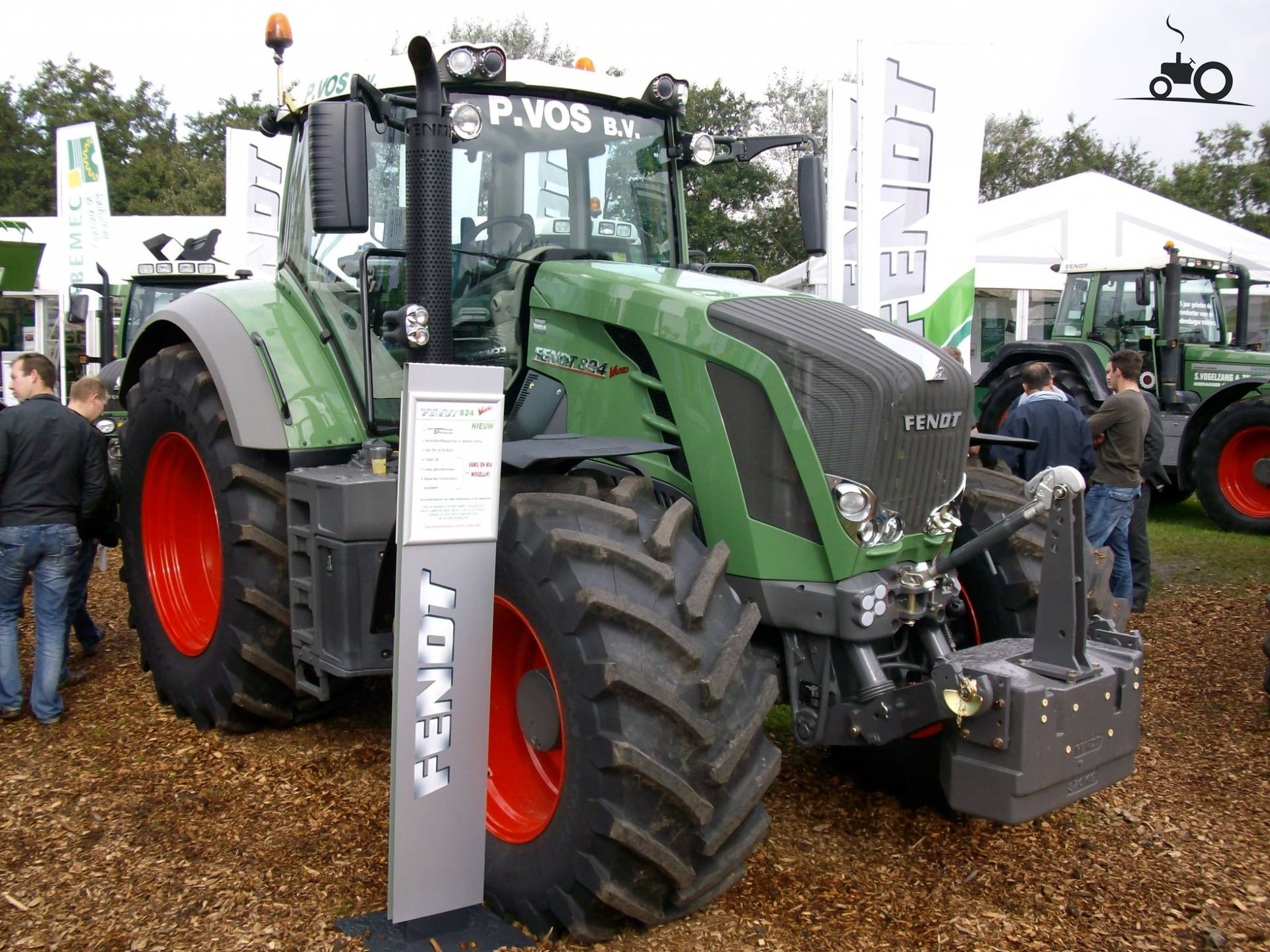 Foto Fendt 824 Vario #399547