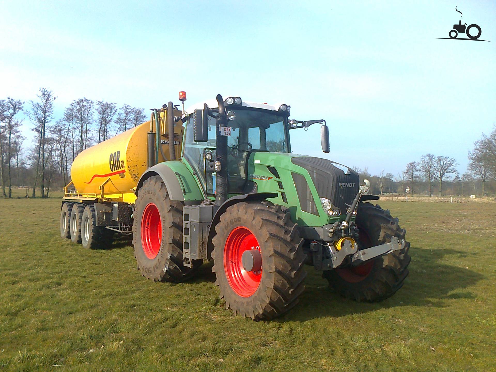 Foto Fendt 824 Vario #748145