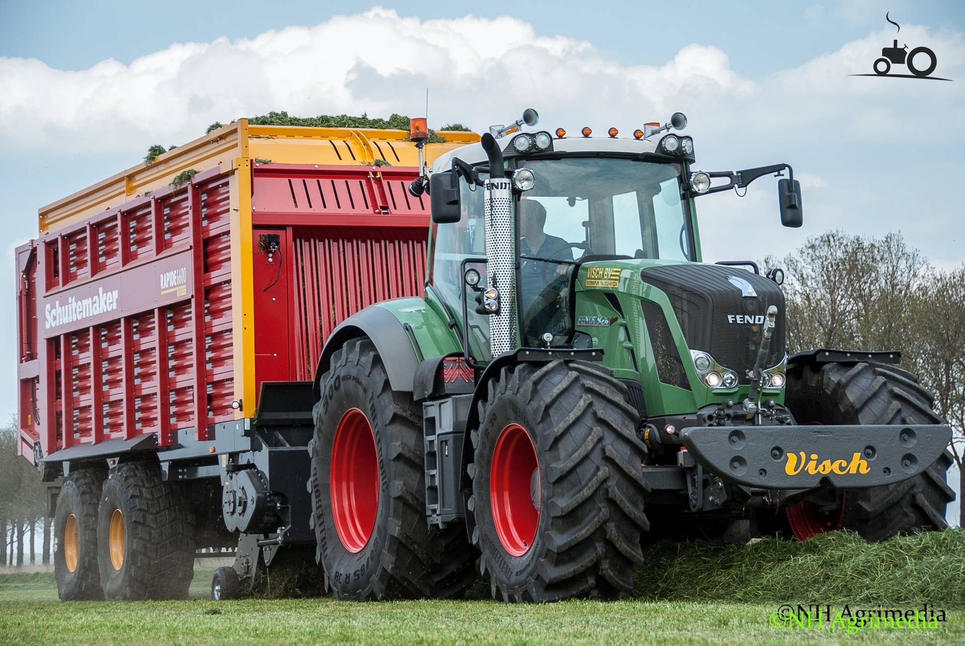 Foto Fendt 824 Vario #755912