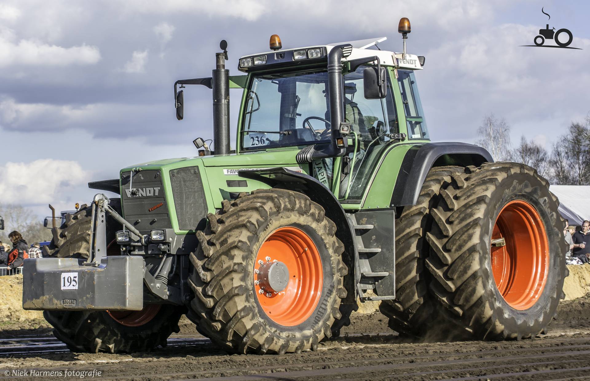 Foto Fendt 824 #907001