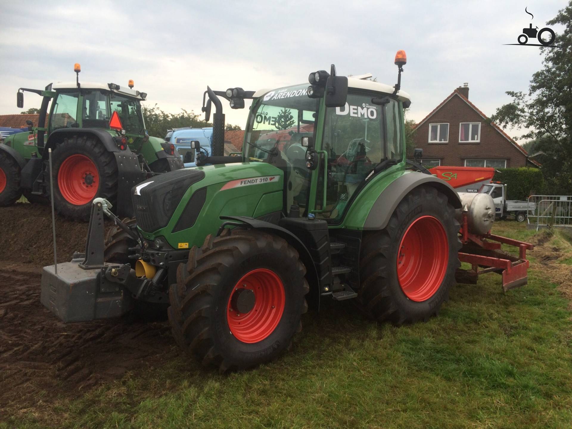 Foto Fendt 310 Vario #933409