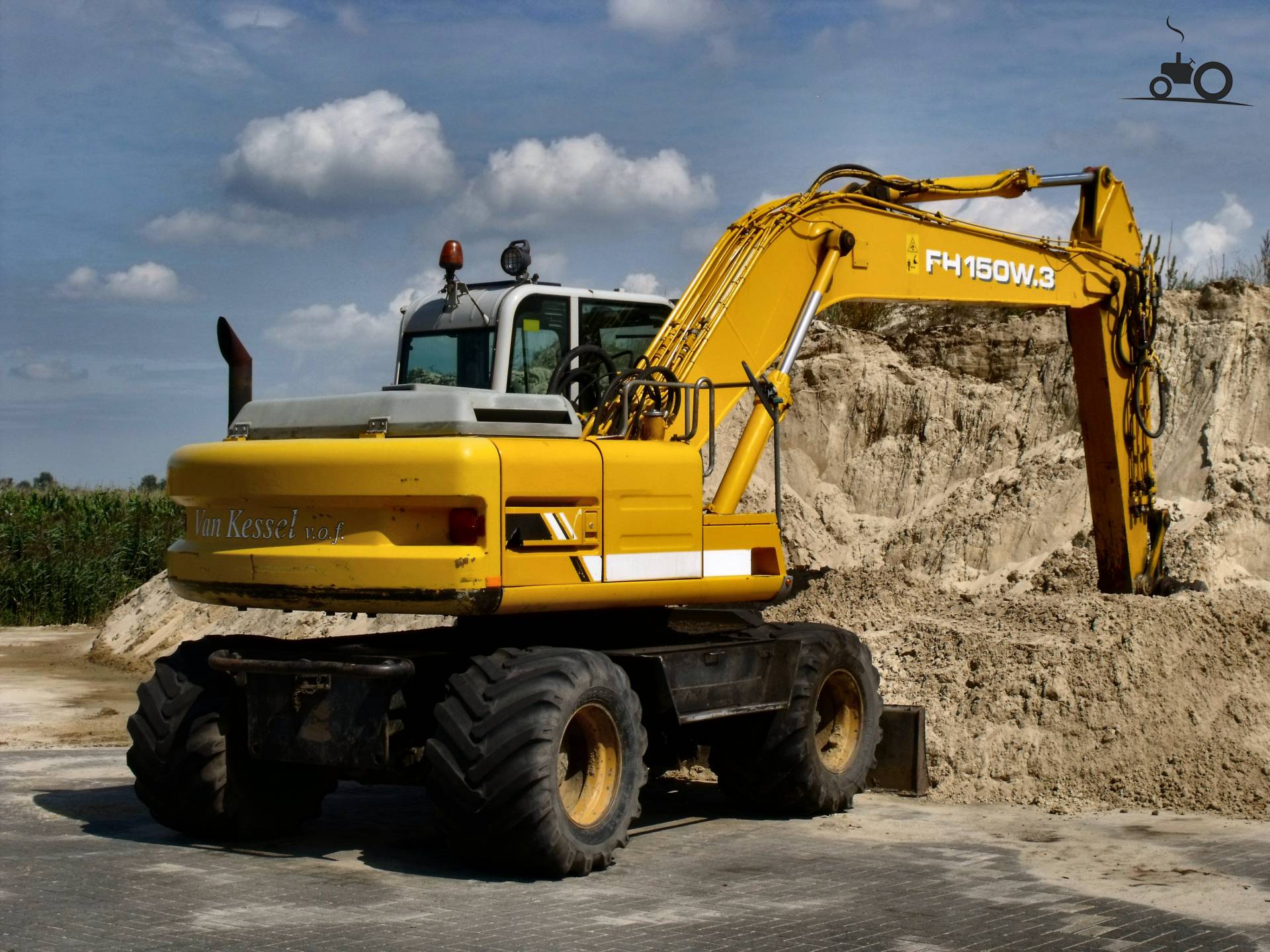 Foto Fiat Hitachi W130 van Van Kessel VOF