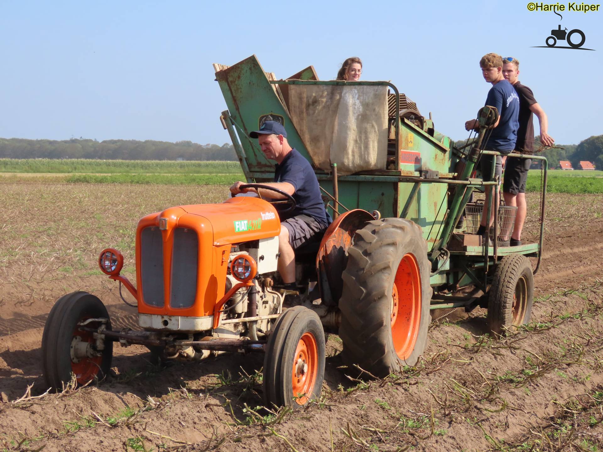 Fiat 421 R Frutteto met Wisent Hagedorn rooier
