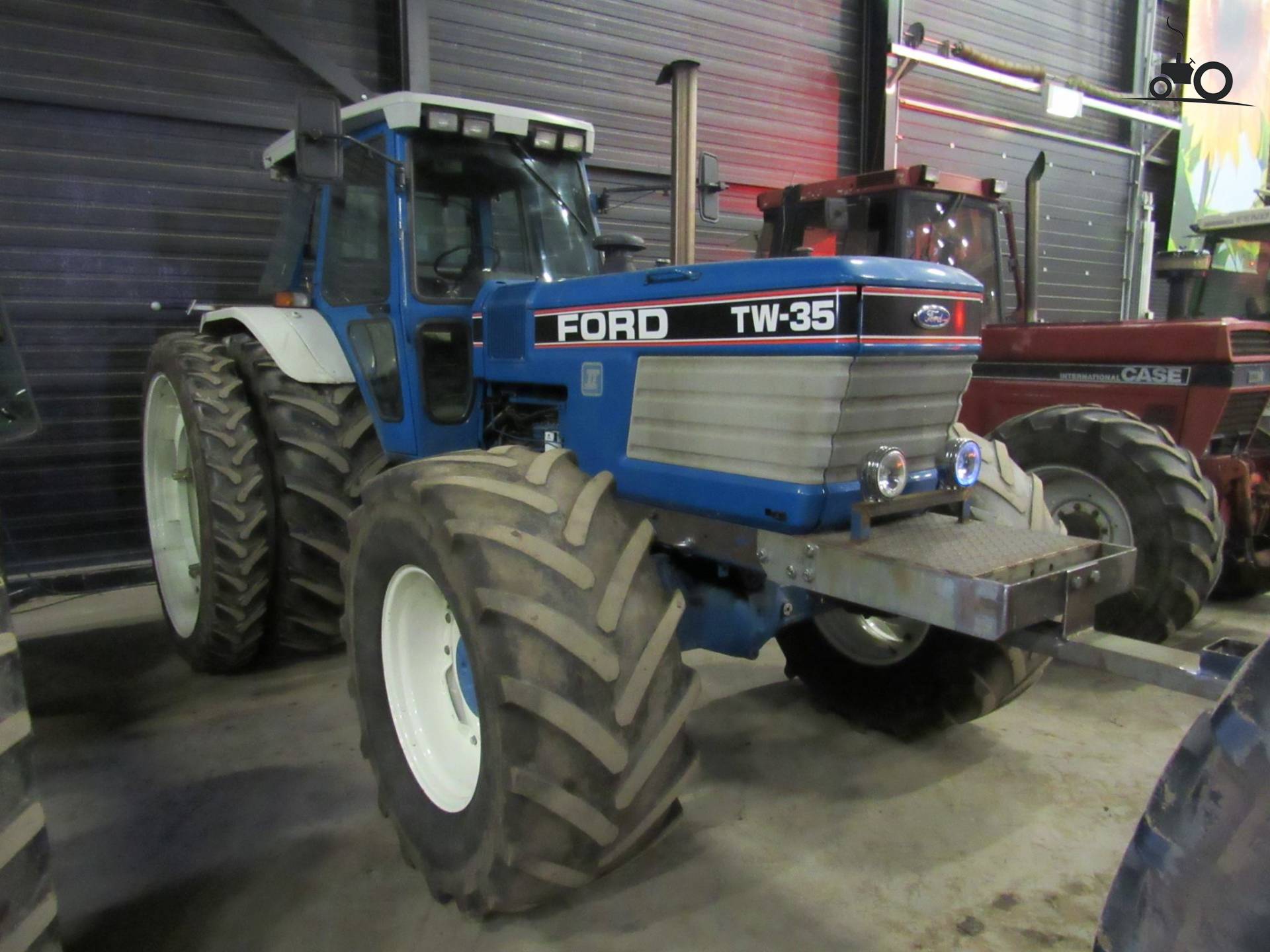 Foto Ford TW 35 #1147526