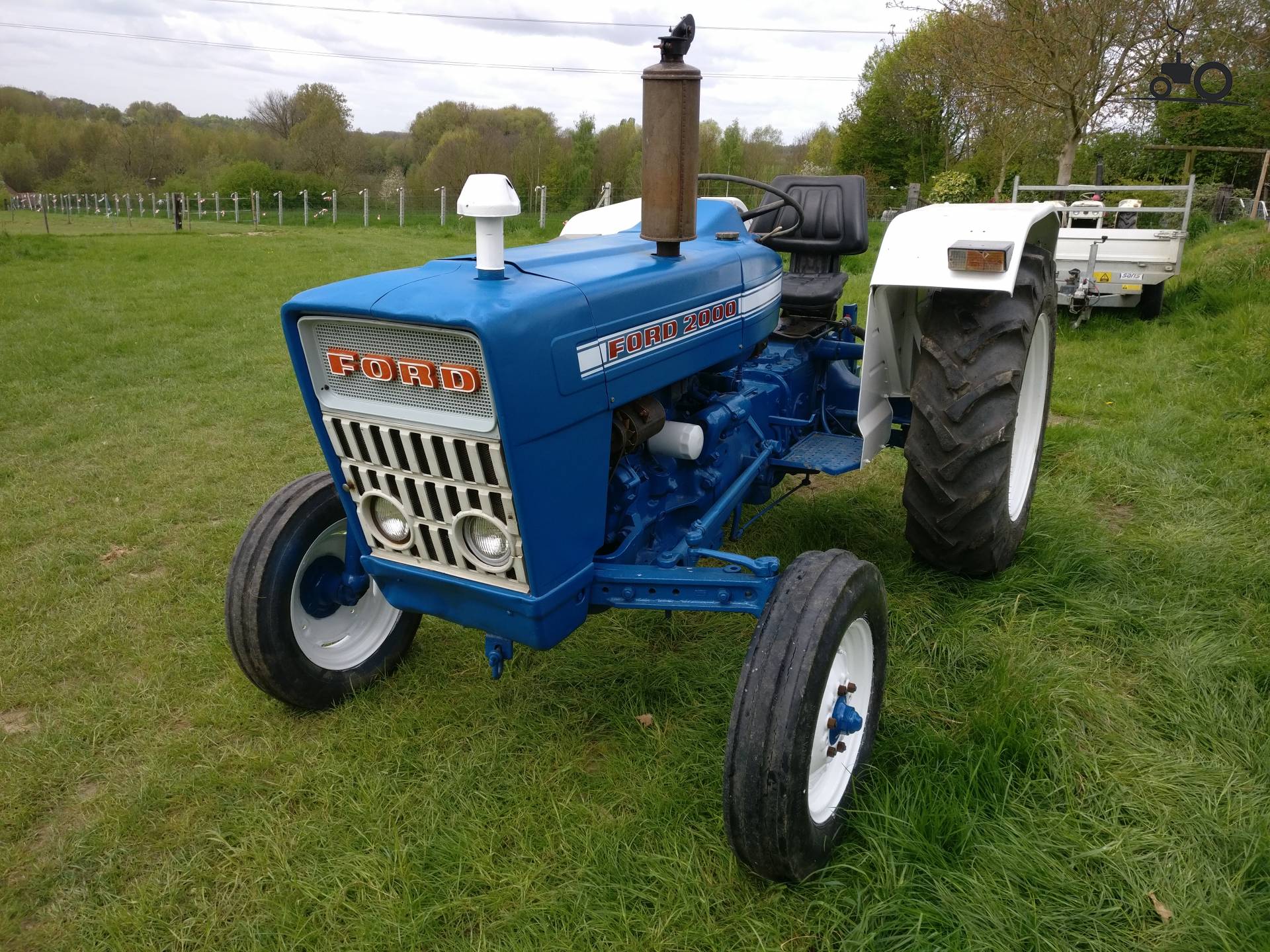 Foto Ford 2000 #1160481