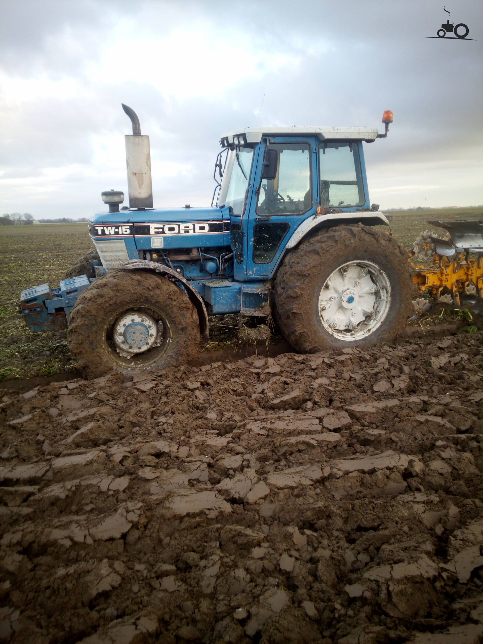 Ford TW 15 - United Kingdom - Tractor picture #1329405