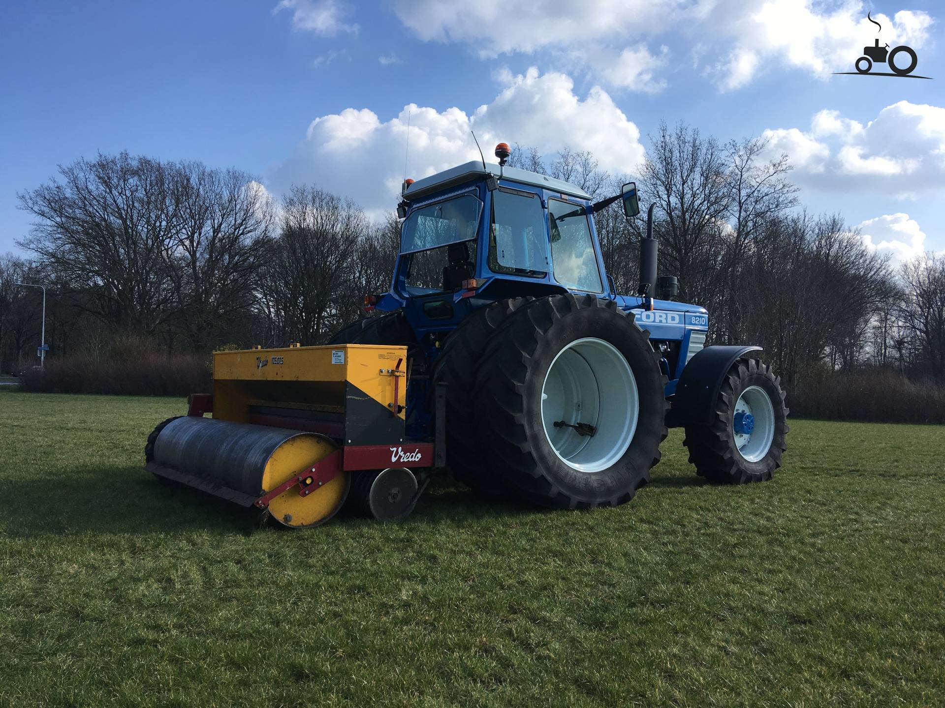 Foto Ford 8210 #1339034