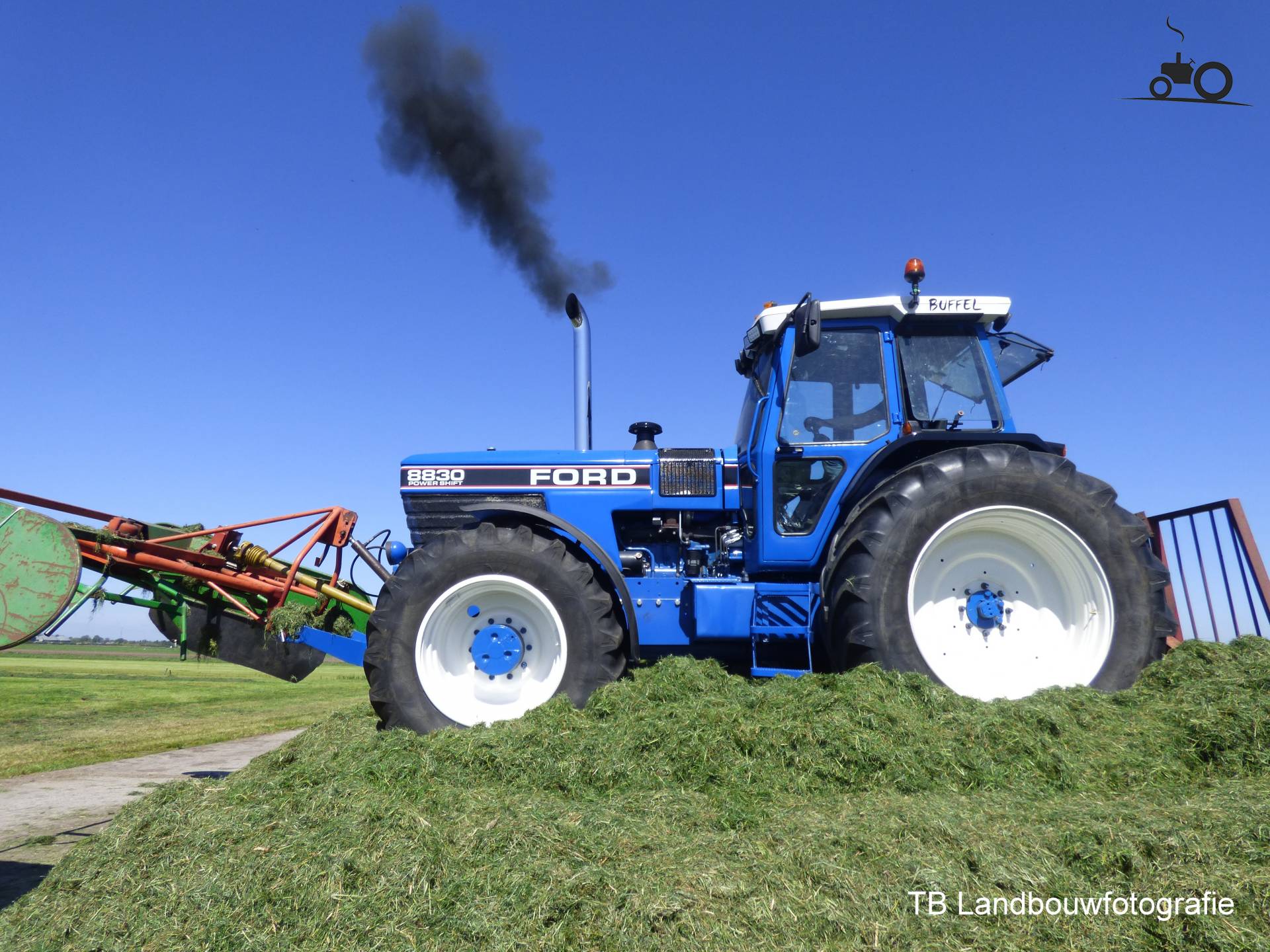 Foto Ford 8830 #1349874