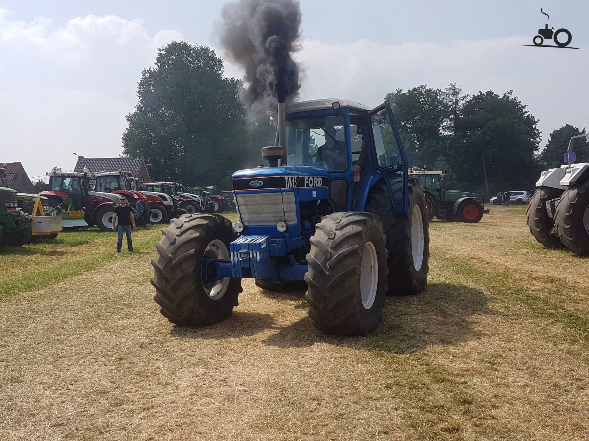 Foto Ford TW 15 #1392210