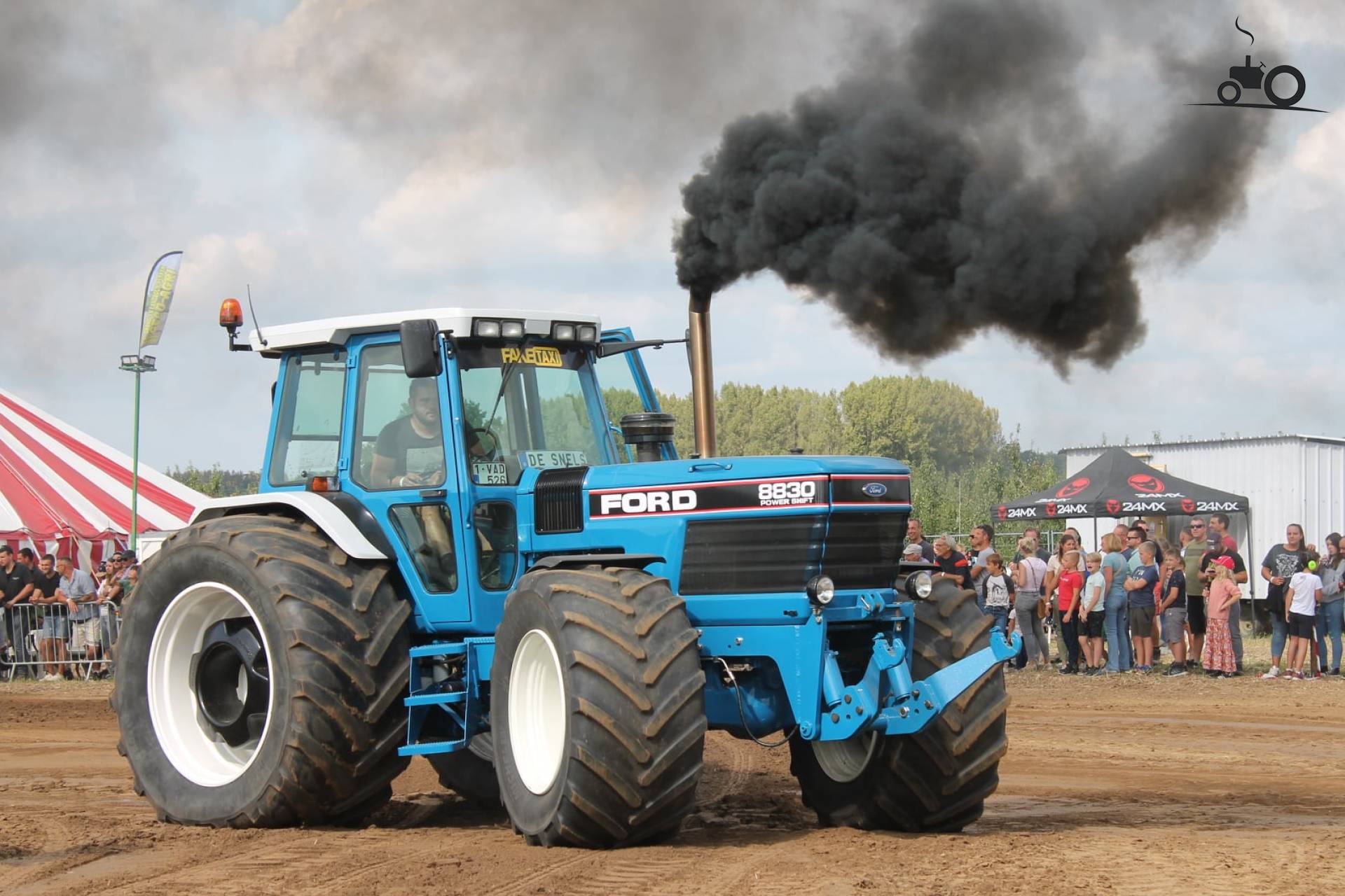 Foto Ford 8830 #1435944